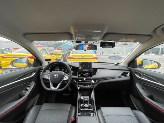 20秒即可完成换电 长安逸动EV460换电版正式发布_易车