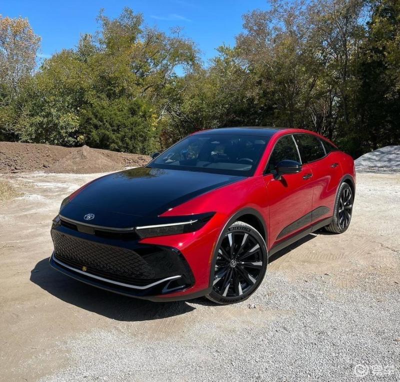 还嫌皇冠动力太肉？新一代皇冠：2.4T+8AT！_易车