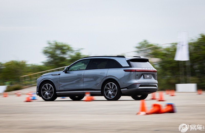 冷静下来再试G9：50万内最强FLAG，小鹏立稳了吗？_易车