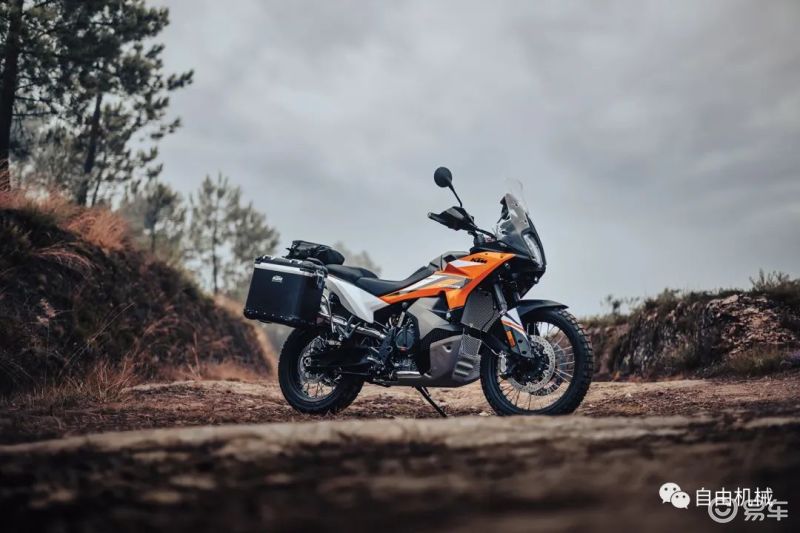 颜值性能双升级！KTM发布新款790ADV 890ADV_易车