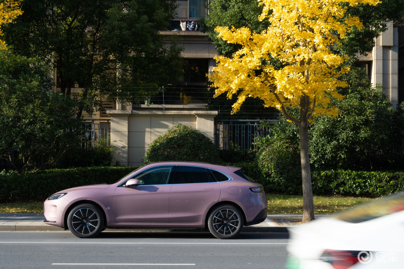 业界天花板，体验问界M5 EV最新版华为鸿蒙智能座舱_易车