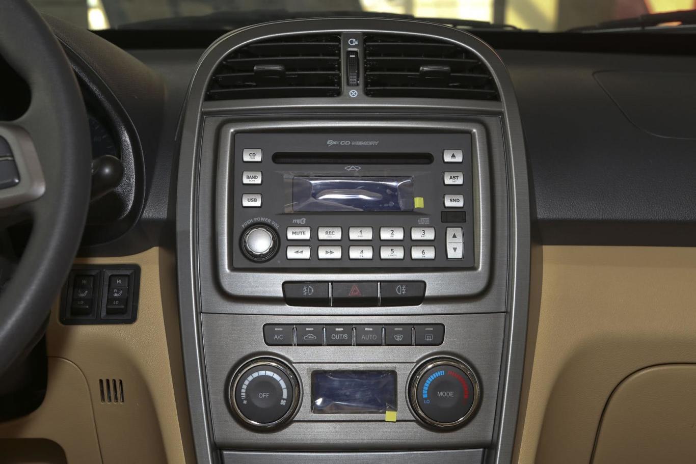 【瑞虎精英版 1.6L 手动 DVVT 豪华型 贺岁版中控台整体图片-汽车图片大全】-易车