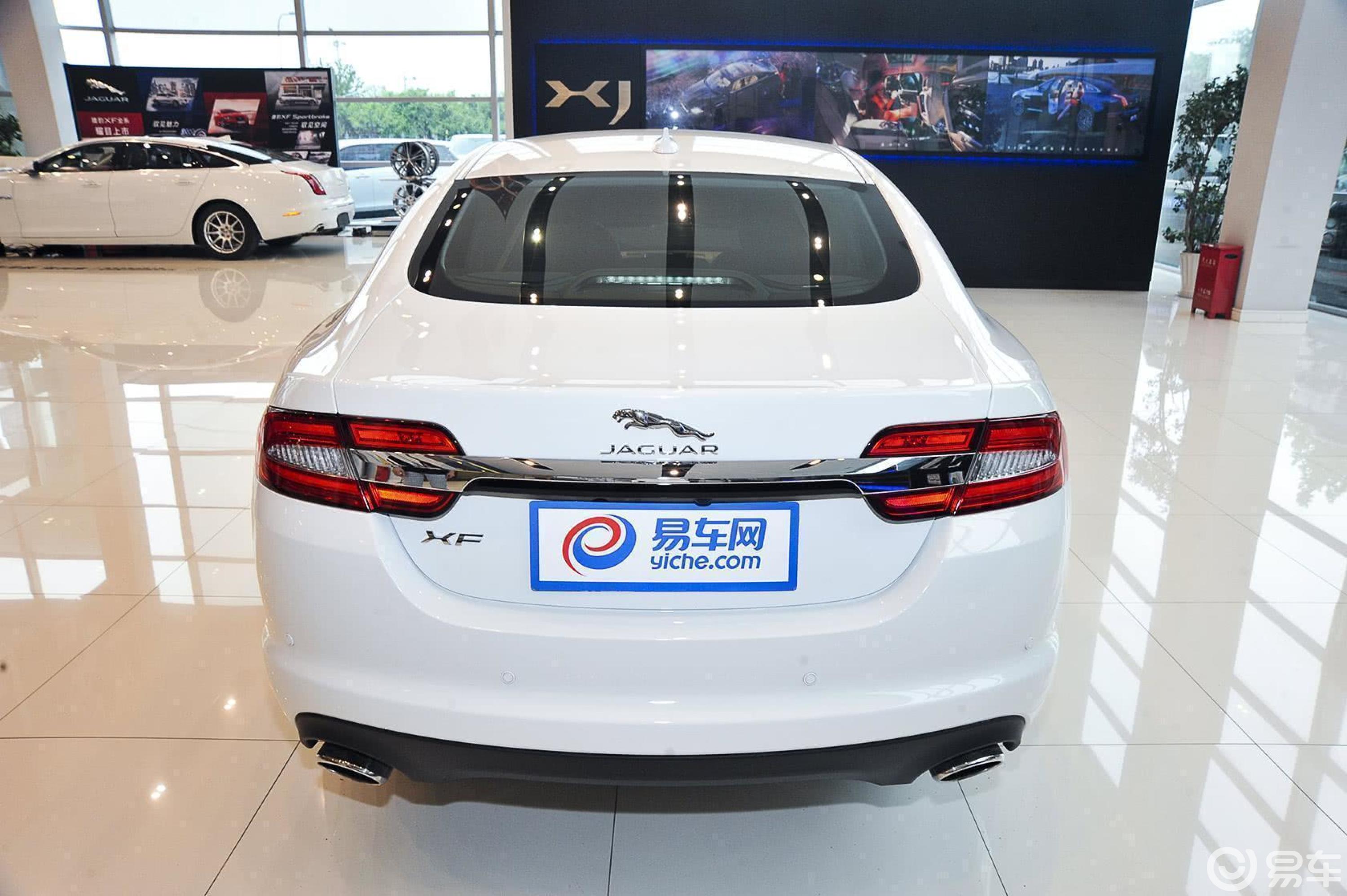 【捷豹XF2.0T 豪华版 80周年典藏版正后水平图片-汽车图片大全】-易车