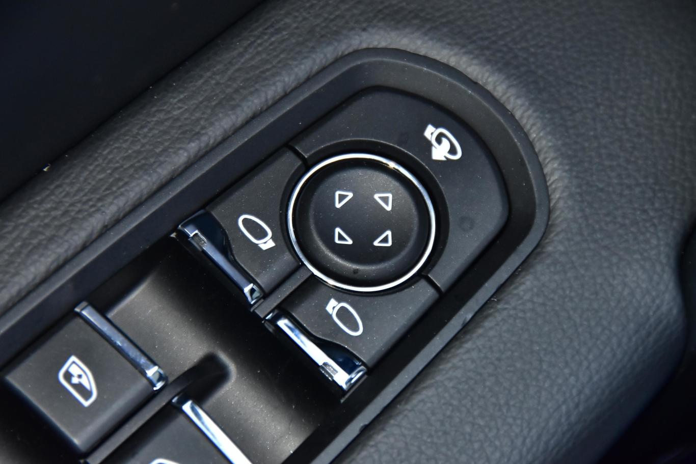 【众泰T600 Coupe1.5T 手自一体 尊享版内饰图片-汽车图片大全】-易车