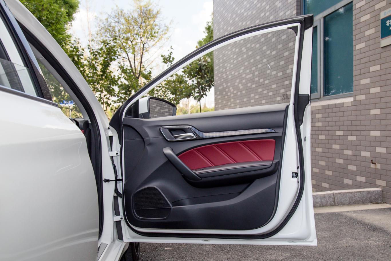 【MG620T 双离合 Trophy 尊享互联网版 国Ⅴ副驾侧前车门图片-汽车图片大全】-易车