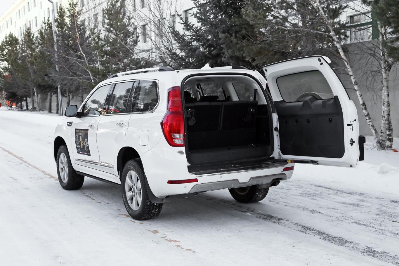 【哈弗H92.0T 手自一体 四驱 豪华版 7座 汽油后备厢开启45度侧拍图片-汽车图片大全】-易车