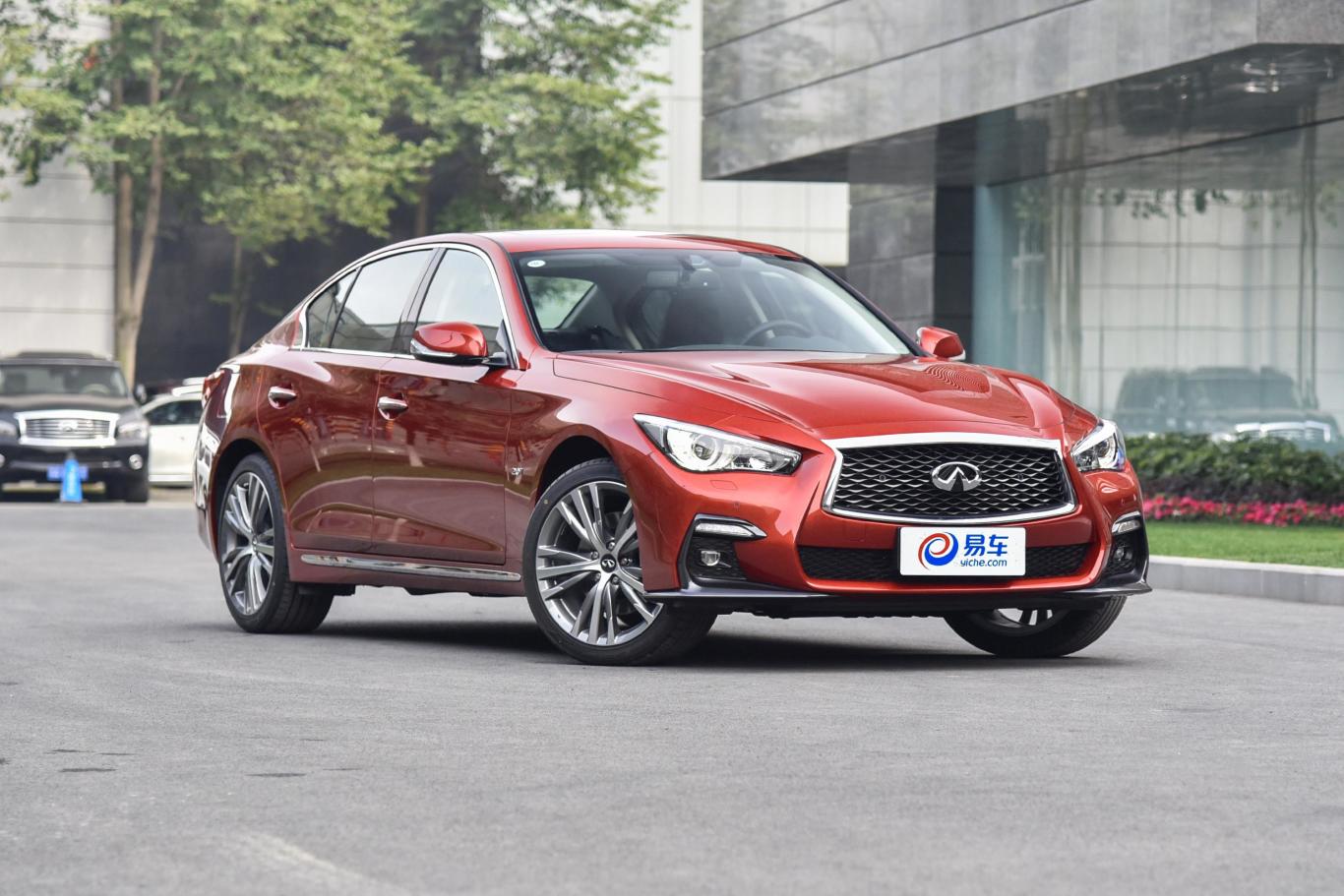 【英菲尼迪Q50L2.0T 菁英运动版 国V侧前45度车头向右水平图片-汽车图片大全】-易车