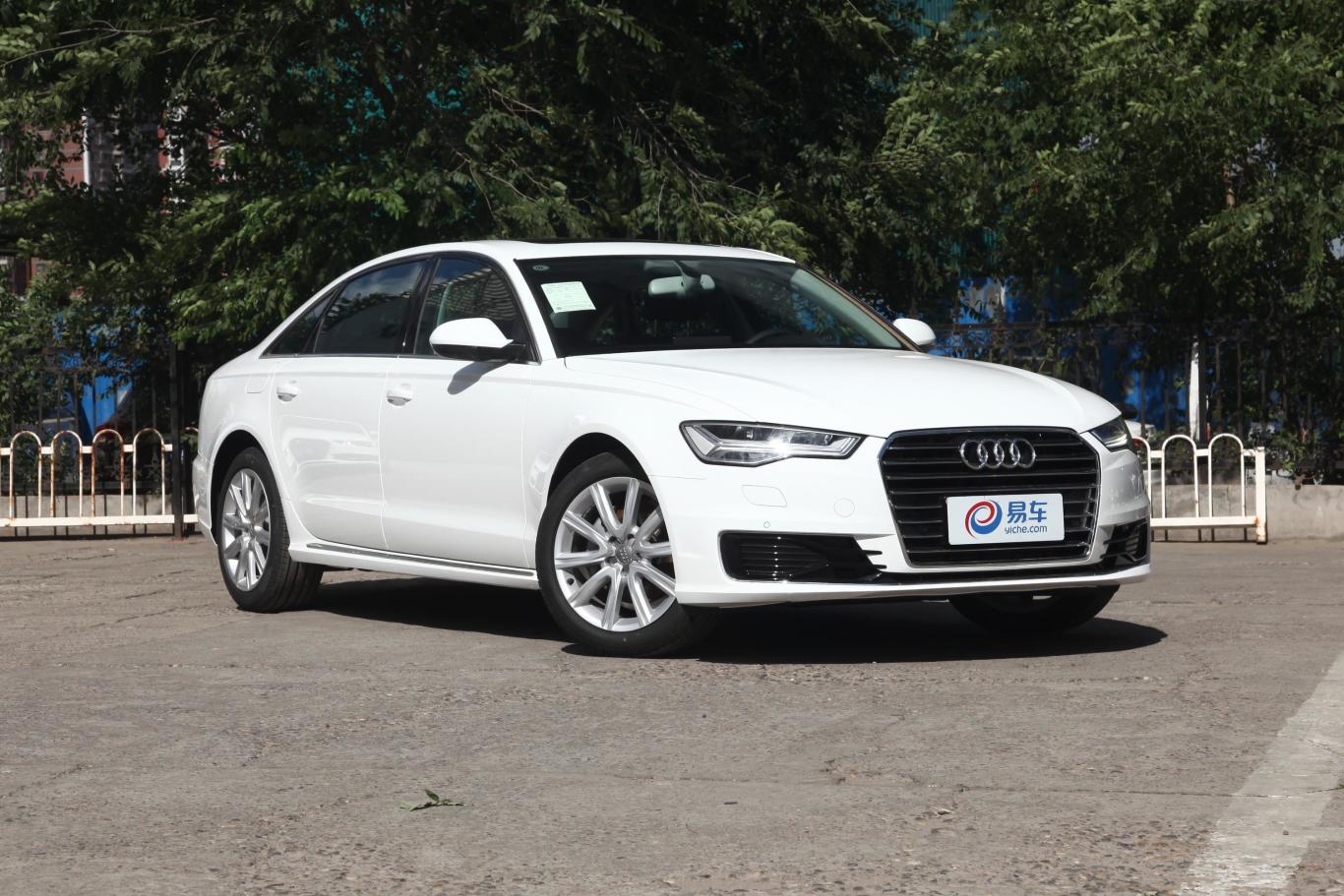【奥迪A6L30周年纪念版 TFSI 进取版侧前45度车头向右水平图片-汽车图片大全】-易车