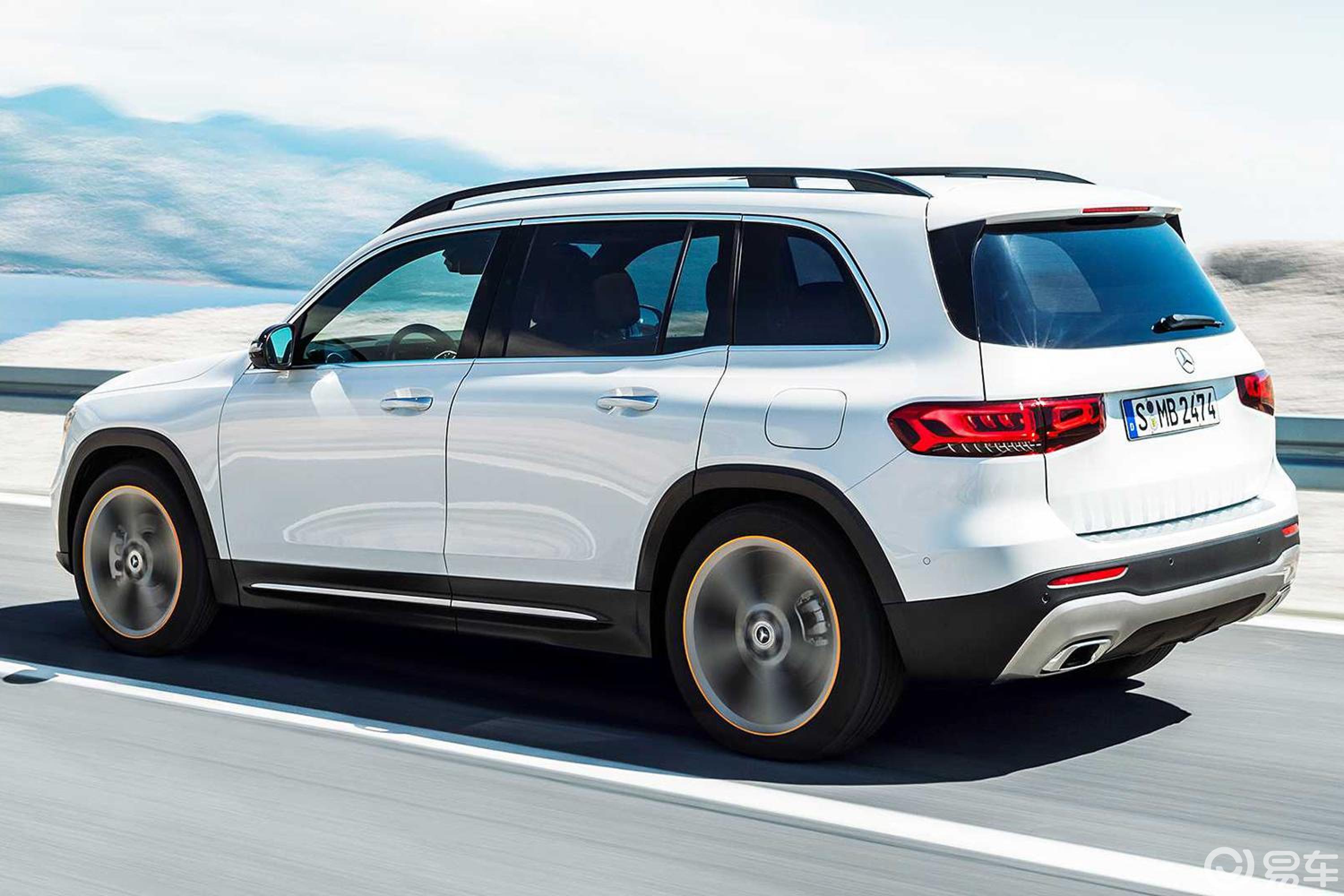 【奔驰GLB图片-汽车图片大全】-易车