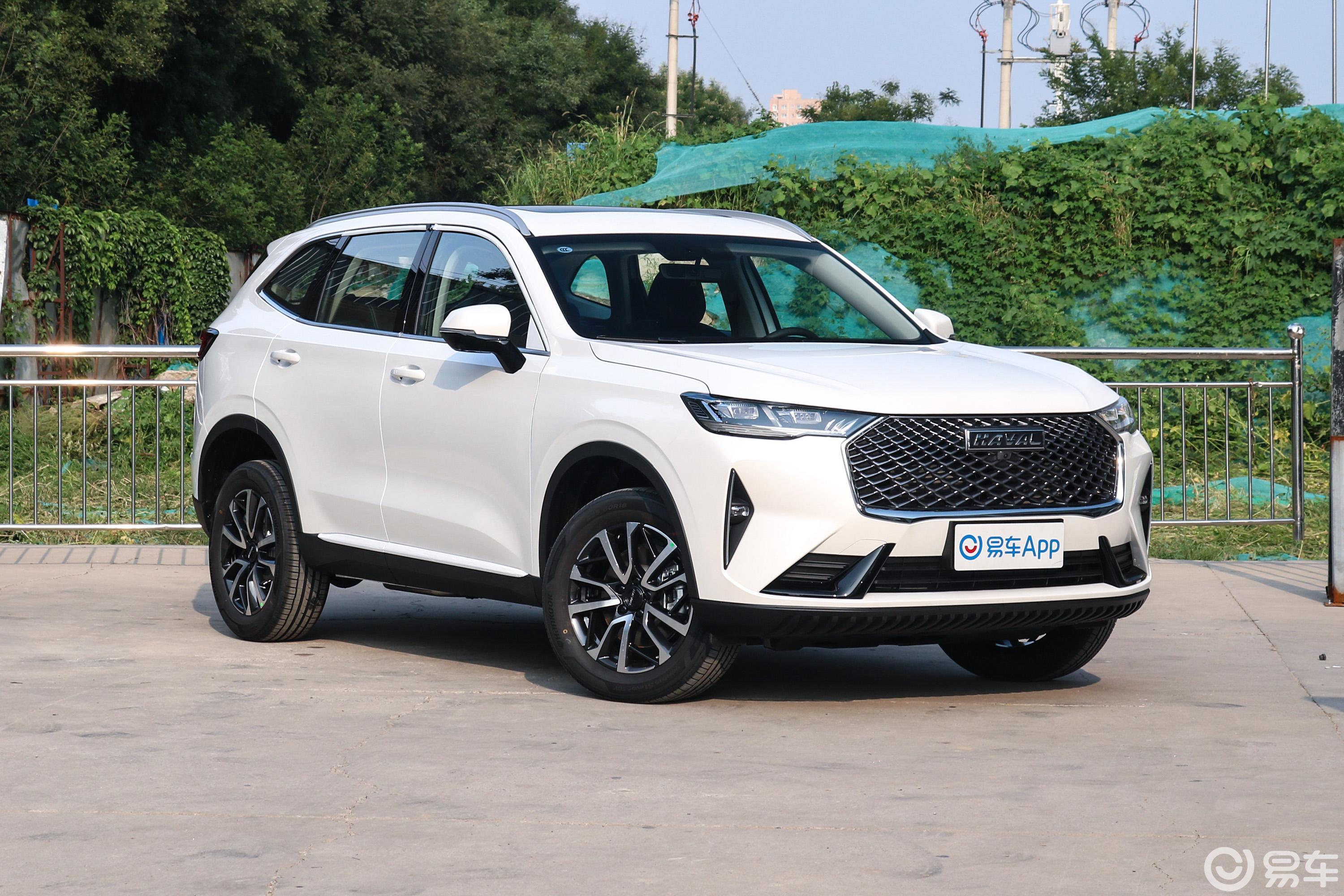 【哈弗H6第三代 1.5T 两驱Pro侧前45度车头向右水平图片-汽车图片大全】-易车