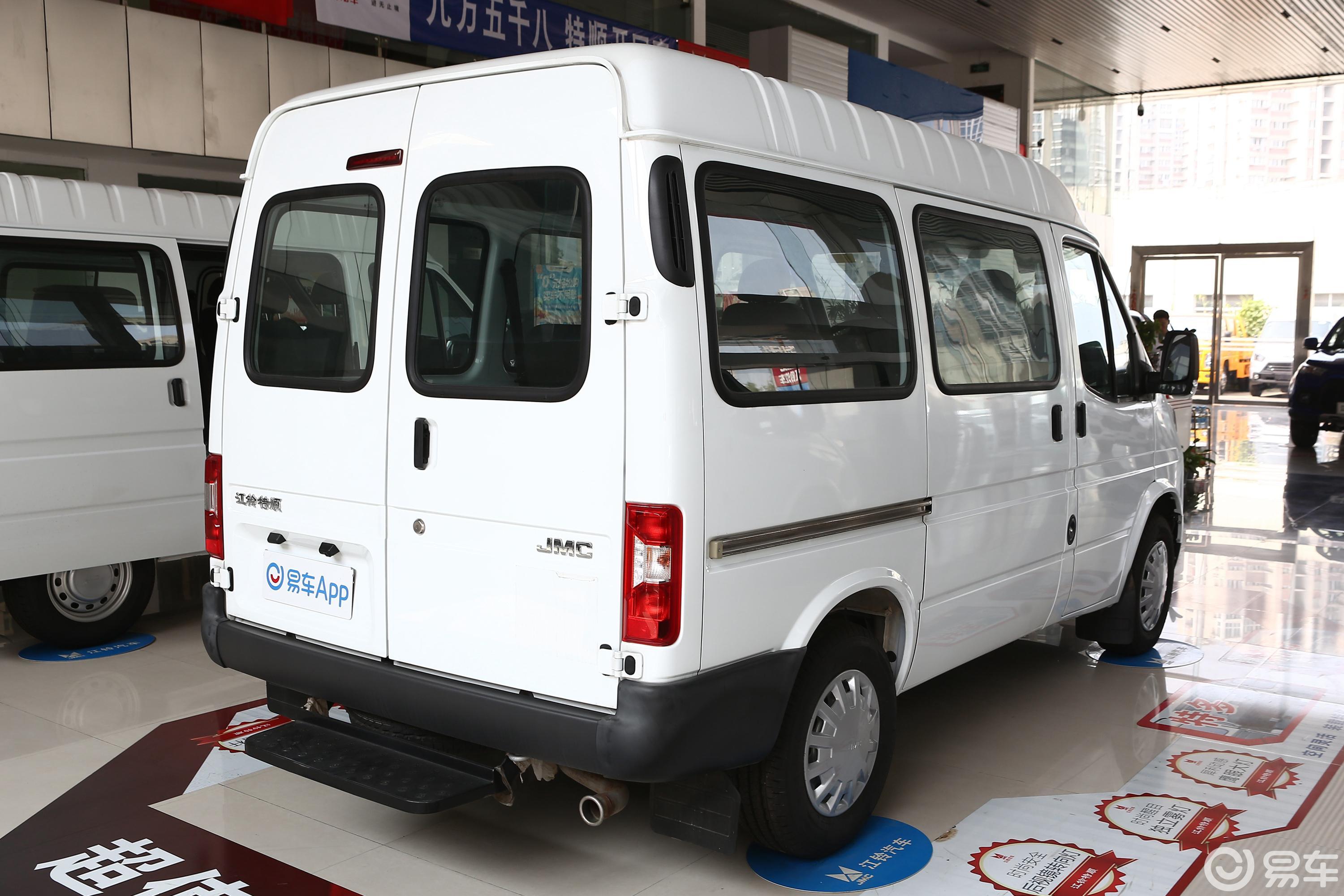 【特顺2.8T 智动档短轴中顶商运型 6座 国VI侧后45度车头向右水平图片-汽车图片大全】-易车