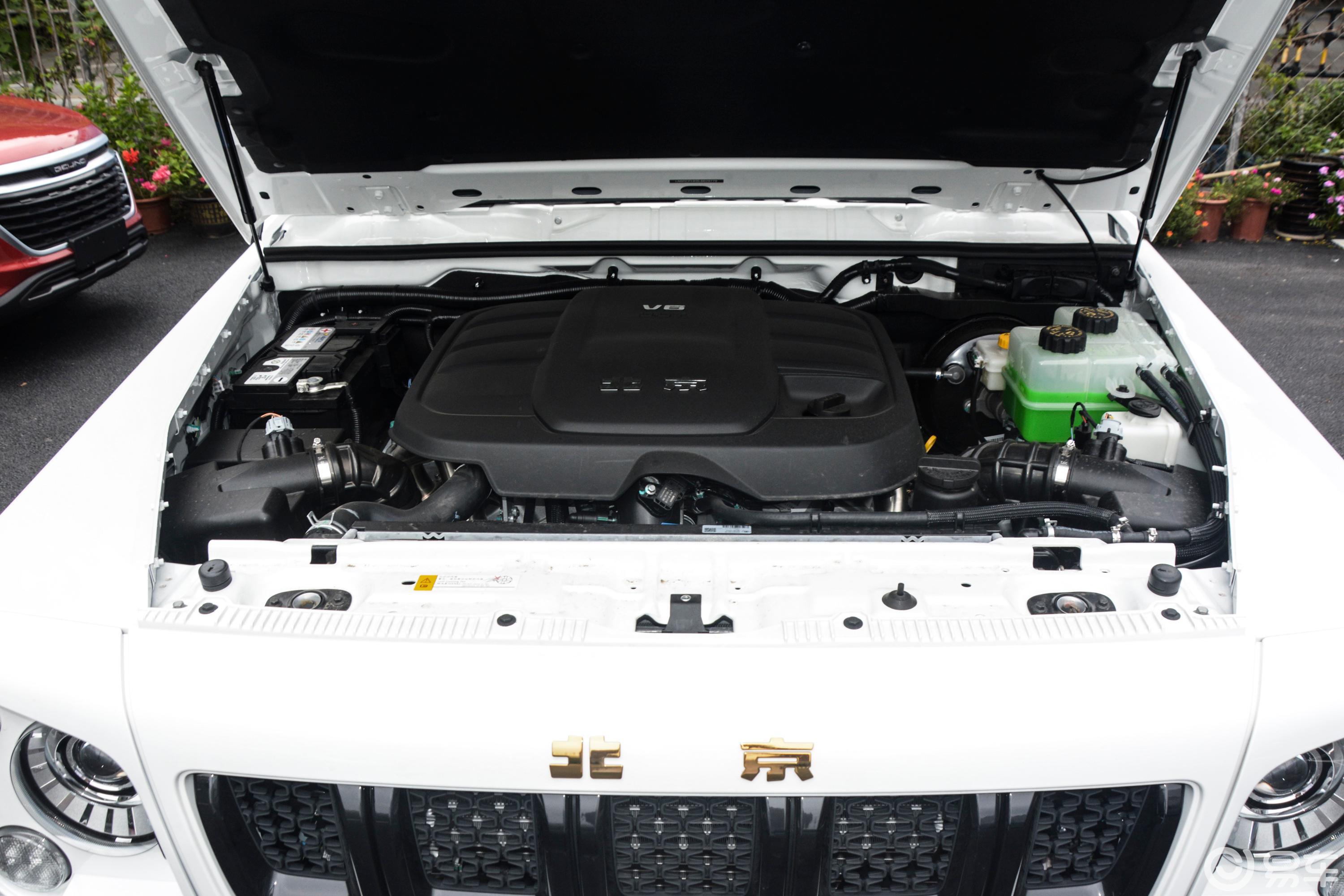 【北京BJ803.0T 手自一体 至尊版发动机舱整体图片-汽车图片大全】-易车