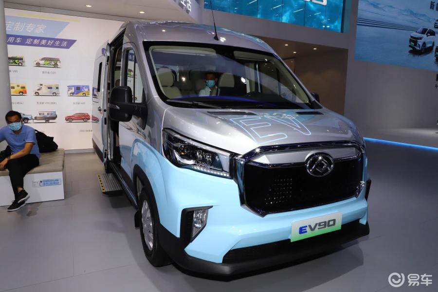 【上汽大通MAXUS EV902021款非营运版客车 加长轴 88.55kWh 14座侧前45度车头向右水平汽车图片-汽车图片大全】-易车