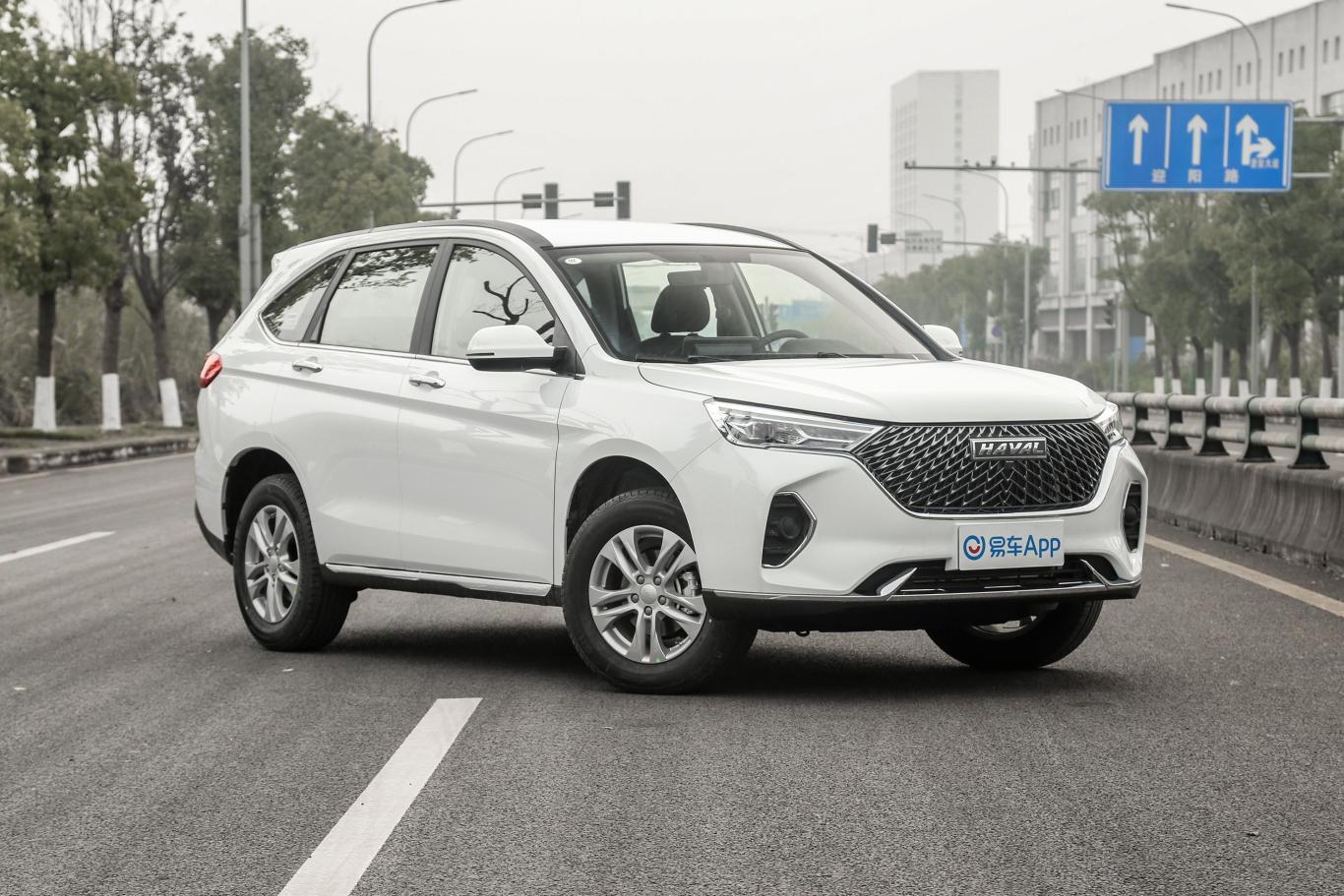 【哈弗M6PLUS 1.5T 手动精英智联型侧前45度车头向右水平图片-汽车图片大全】-易车