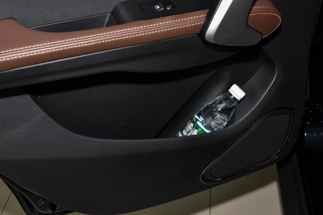 【SWM斯威X71.5T 手自一体 智云版 7座后排空间图片-汽车图片大全】-易车