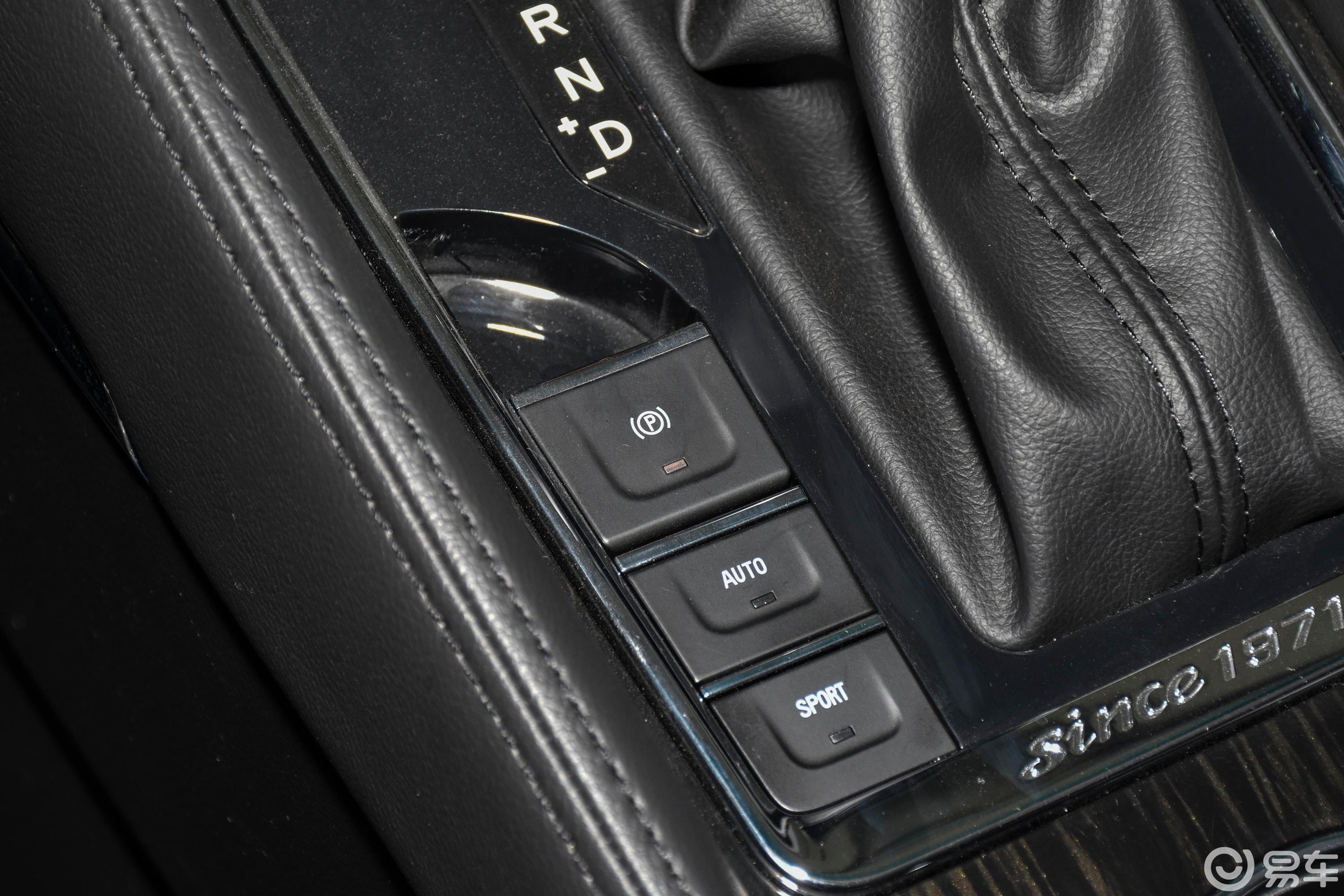 【SWM斯威X71.5T 手自一体 智云版 7座驻车制动图片-汽车图片大全】-易车