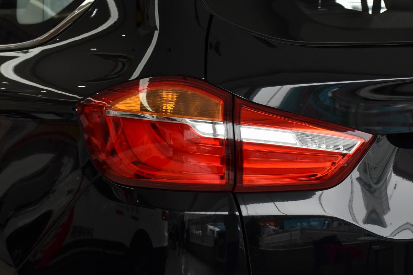 【SWM斯威X71.5T 手自一体 智云版 7座外观灯组图片-汽车图片大全】-易车