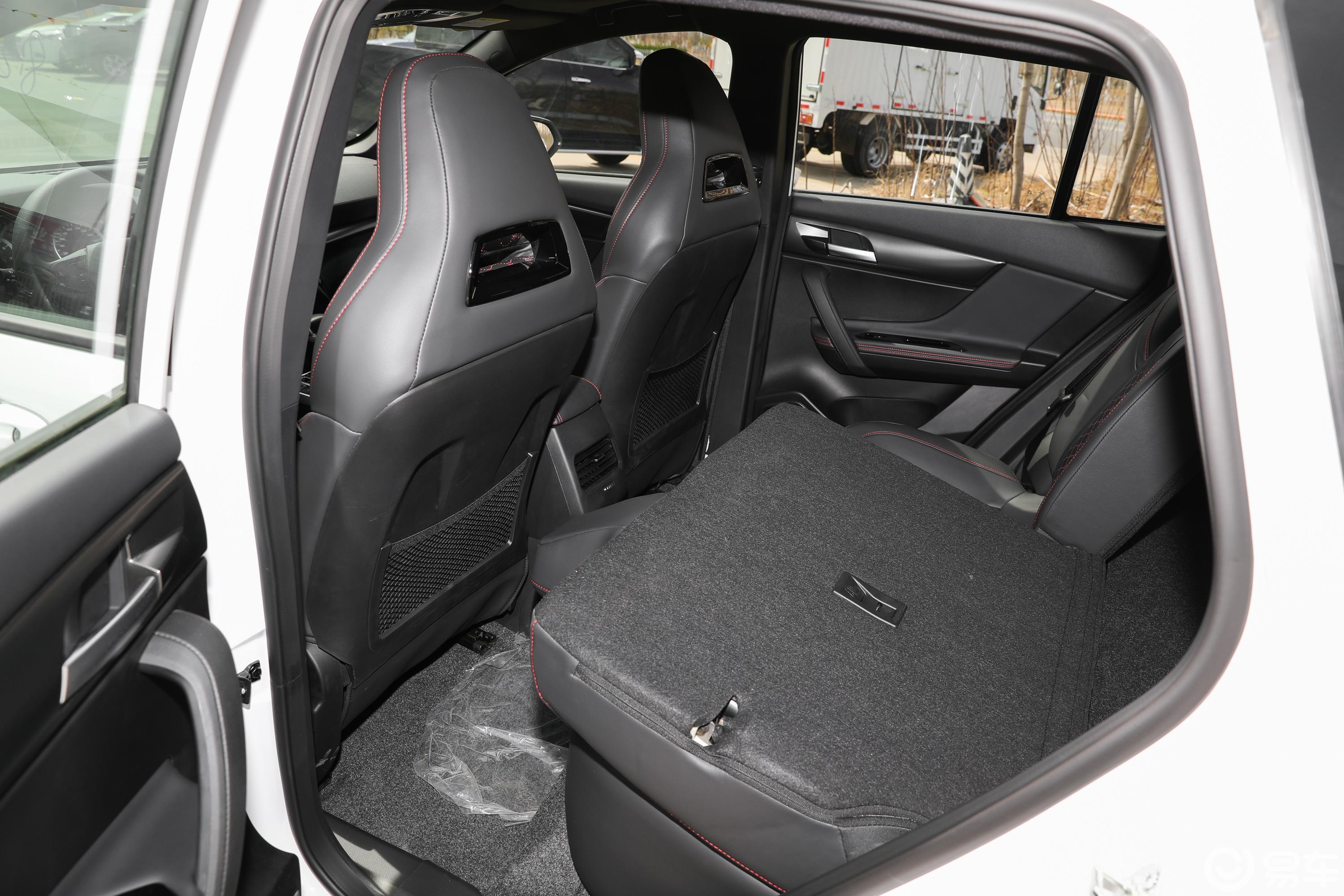 【海马8S1.6TGDI 手自一体 豪华型后排空间图片-汽车图片大全】-易车