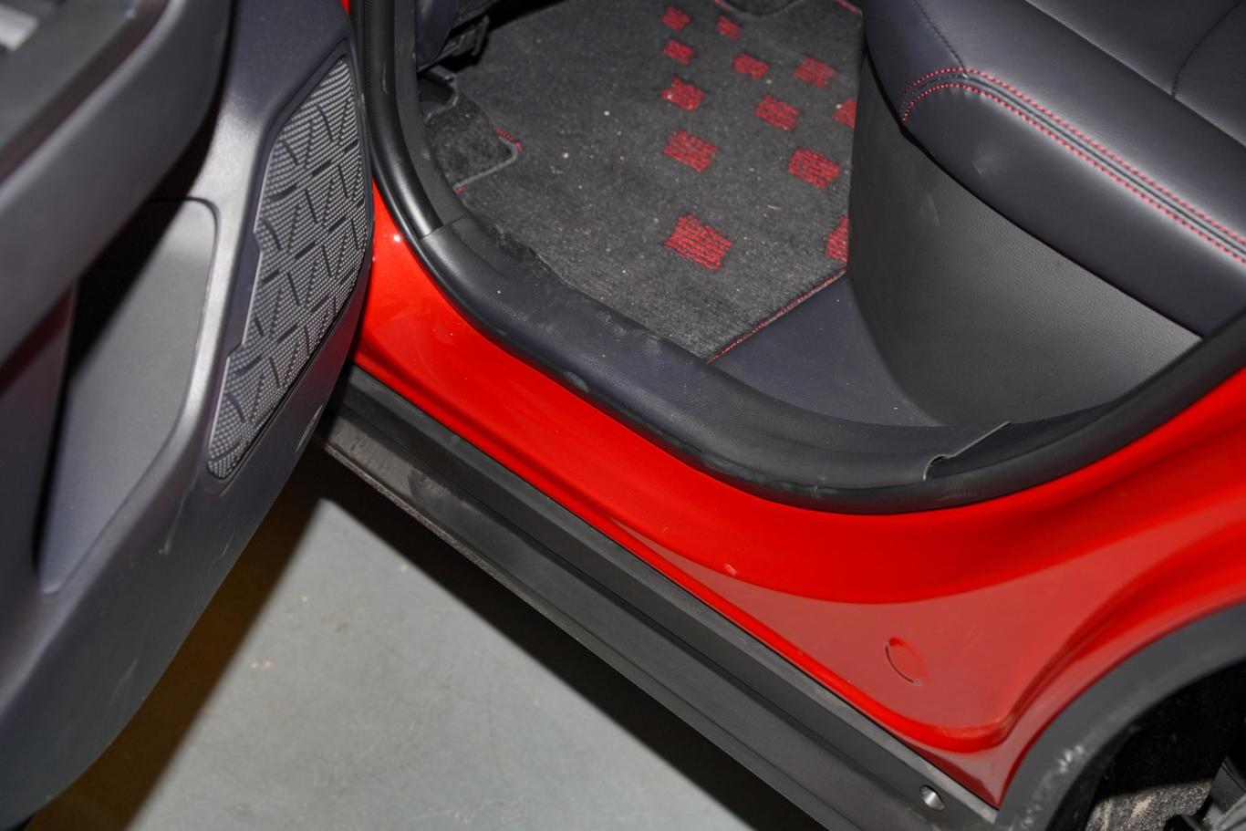 【威兰达 插电混动高性能版 2.5L 73km 四驱激擎版空间图片-汽车图片大全】-易车