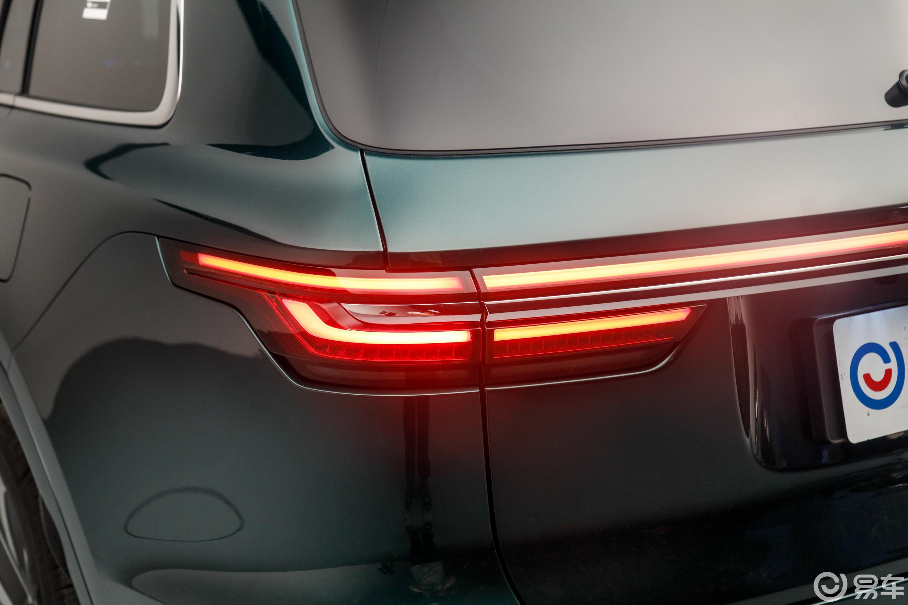 【理想ONE基本版尾灯侧45度俯拍图片-汽车图片大全】-易车