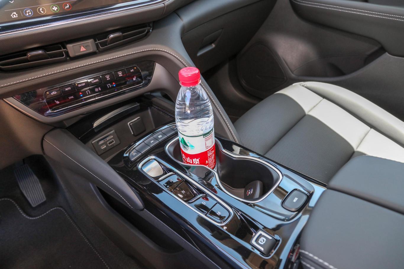 【昂科威Plus昂科威Plus 652T 两驱豪华型 7座前排迎宾踏板图片-汽车图片大全】-易车