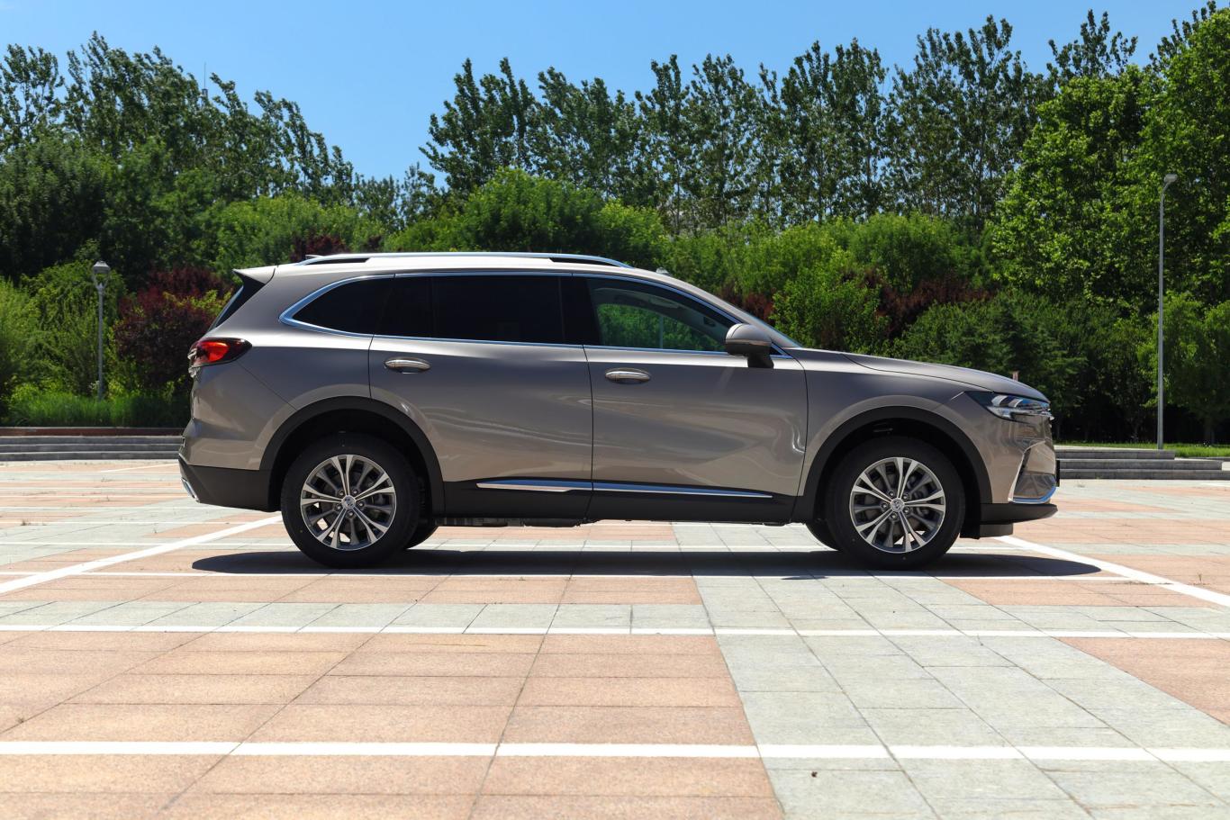 【昂科威Plus昂科威Plus 652T 两驱豪华型 7座外观图片-汽车图片大全】-易车