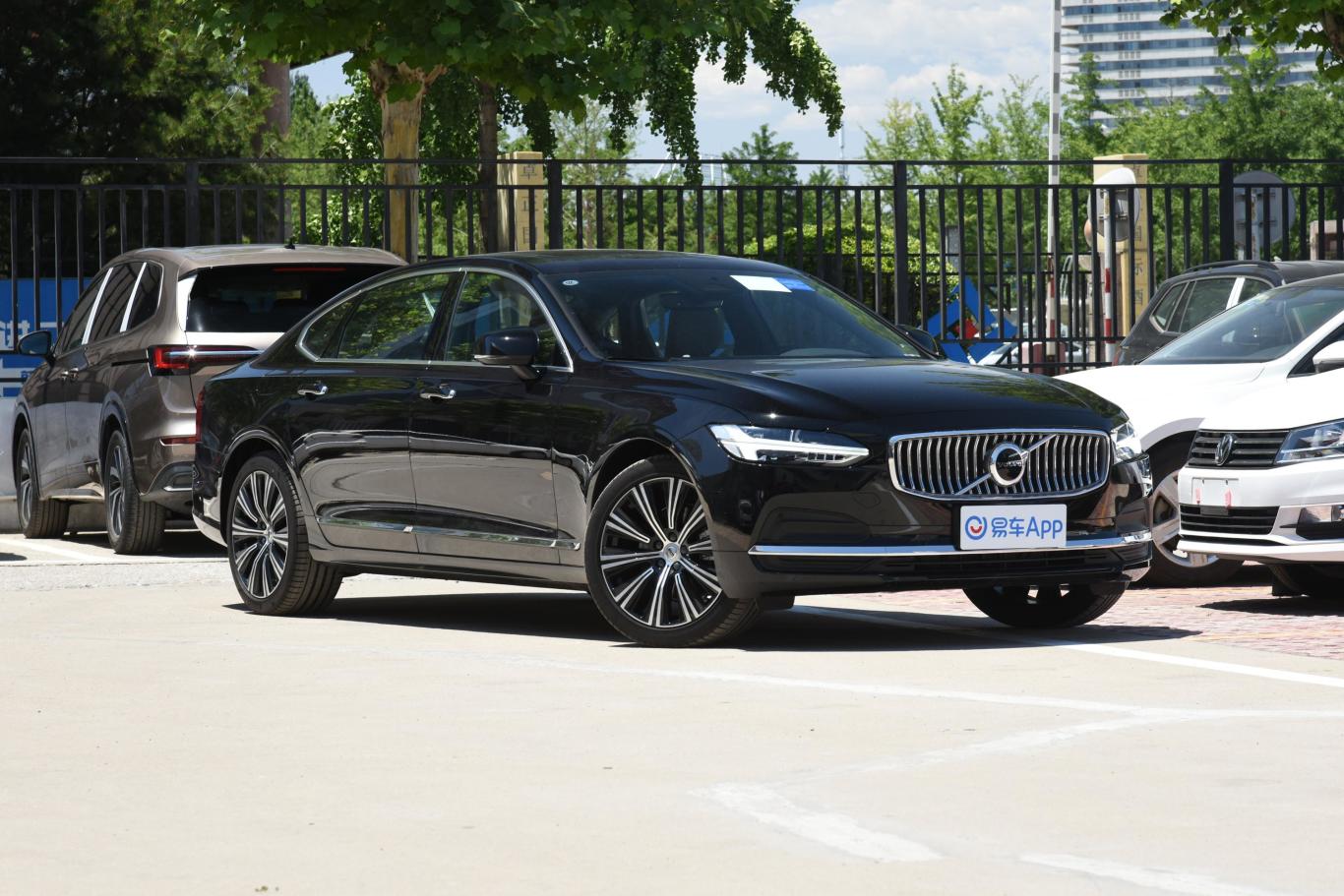 【沃尔沃S90B5 智远豪华版侧前45度车头向右水平图片-汽车图片大全】-易车