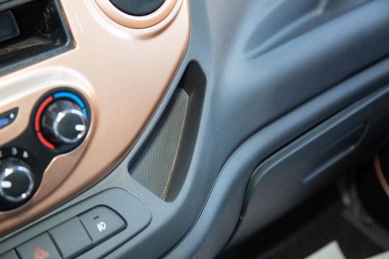 【康铃J3J3安徽全柴 2.3L 88马力 2800轴距 排半栏板轻卡 国V内饰图片-汽车图片大全】-易车