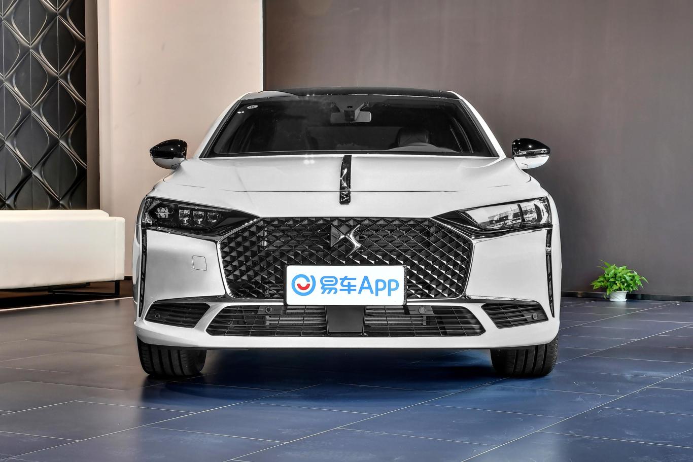 【DS 945THP 蒙马特进取版正前水平图片-汽车图片大全】-易车