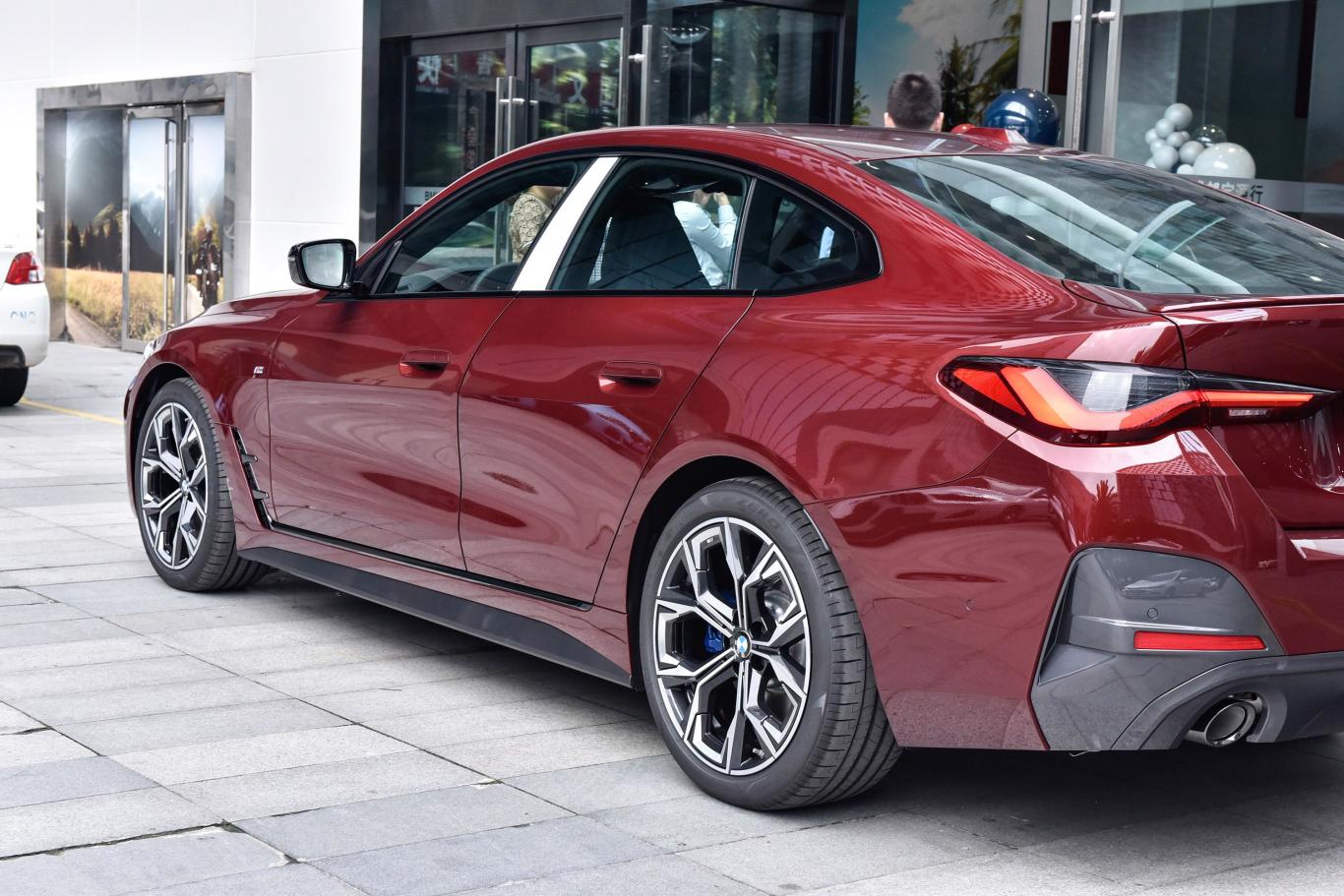 【宝马4系四门轿跑车 430i M运动曜夜版外观细节图片-汽车图片大全】-易车