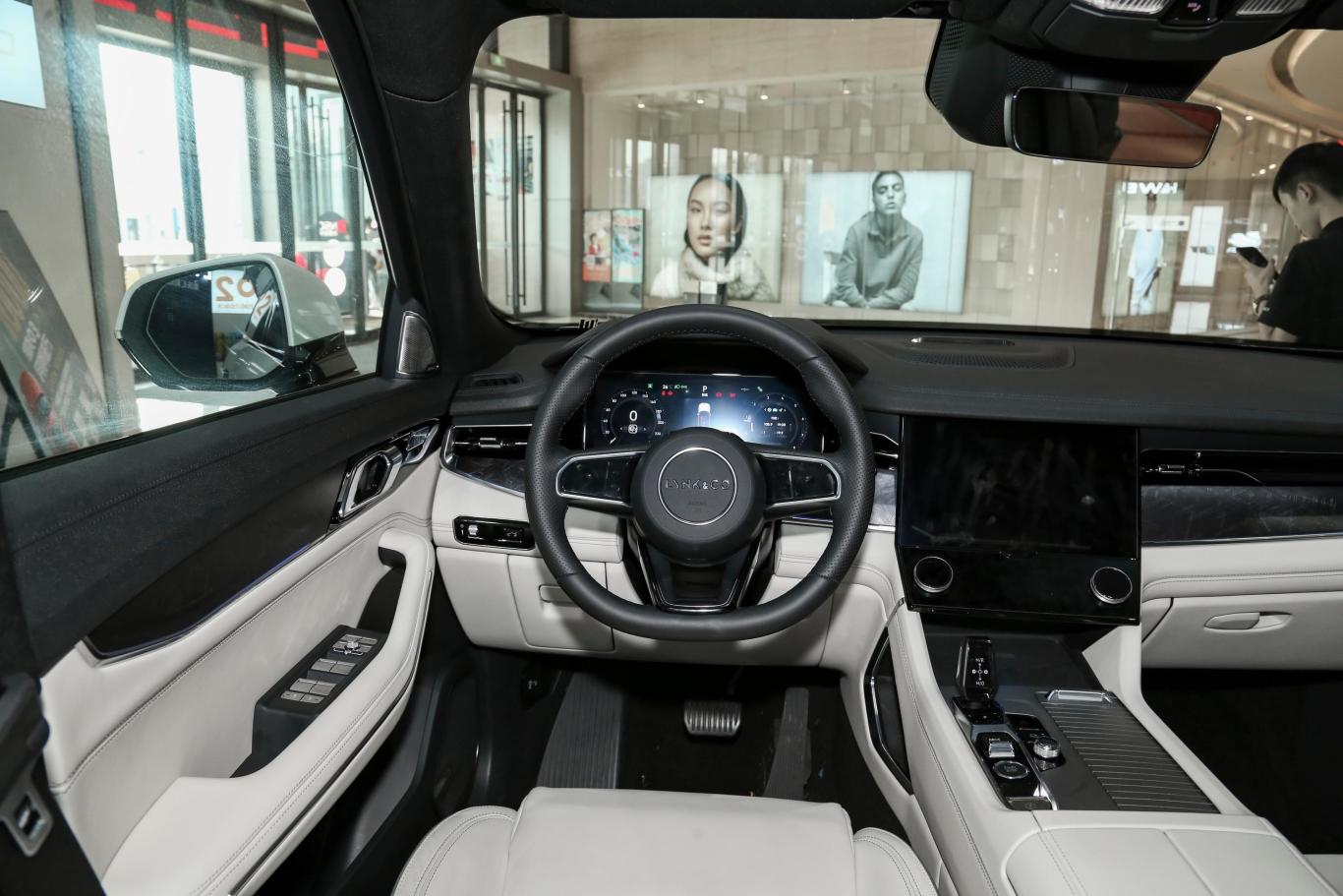 【领克092.0T 手自一体 Ultra 6座驾驶位区域图片-汽车图片大全】-易车