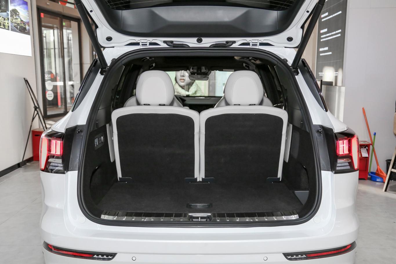 【领克092.0T 手自一体 Ultra 6座后备厢空间特写图片-汽车图片大全】-易车