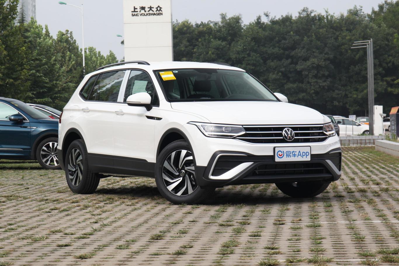 【途观L330TSI 两驱舒享版侧前45度车头向右水平图片-汽车图片大全】-易车