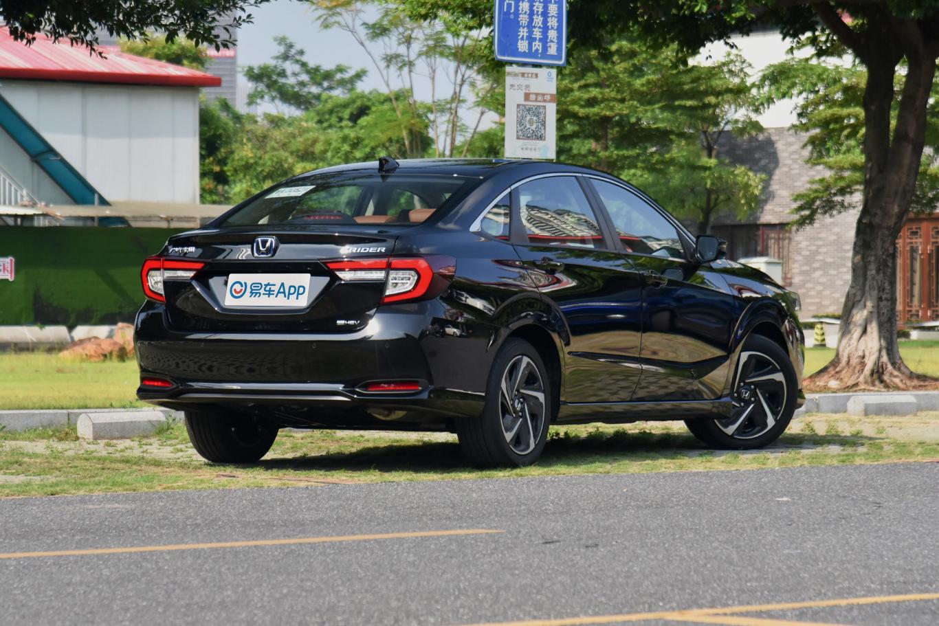 【凌派锐·混动 1.5L E-CVT 锐·旗舰版侧后45度车头向右水平图片-汽车图片大全】-易车