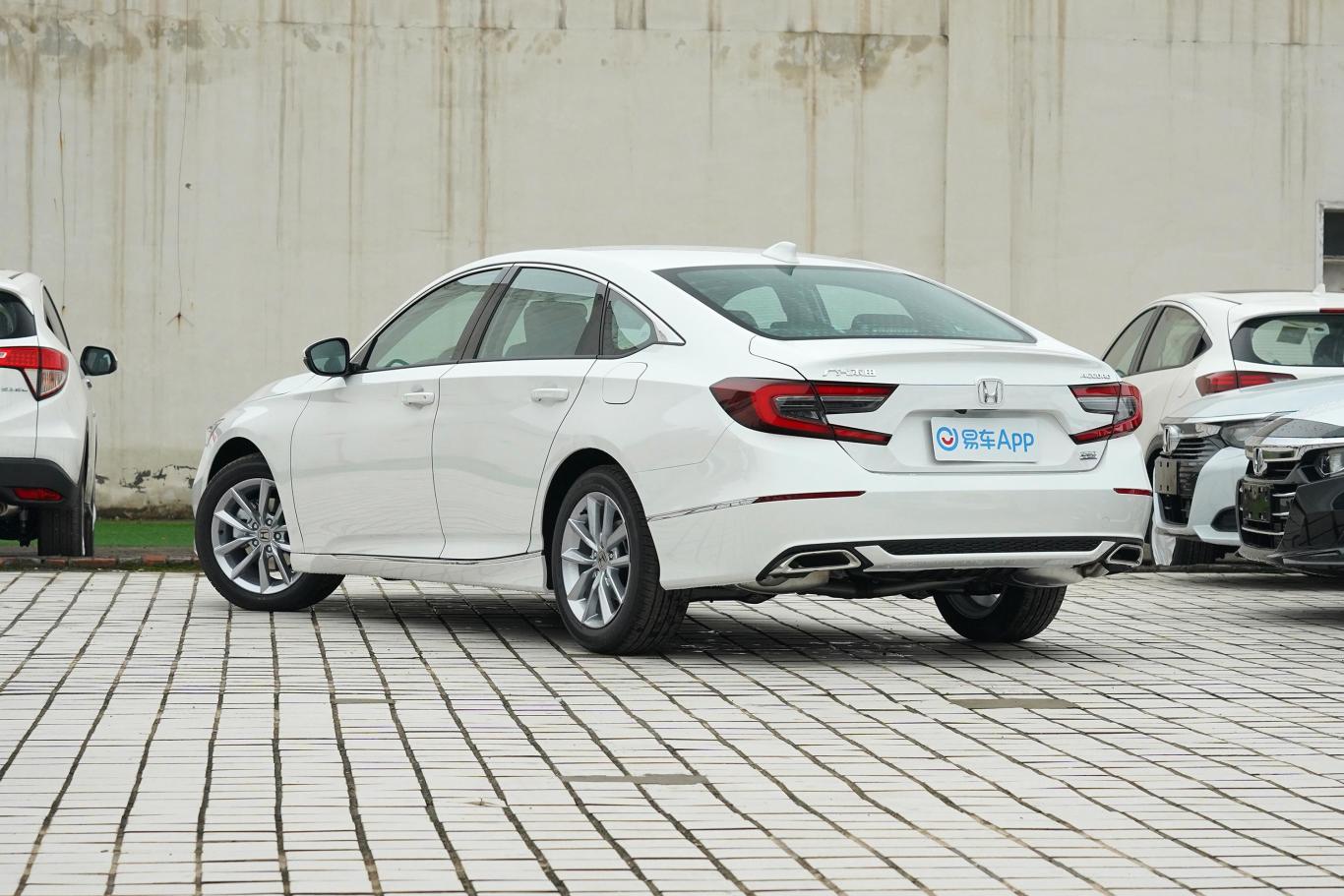 【雅阁260TURBO 豪华版侧后45度车头向左水平图片-汽车图片大全】-易车