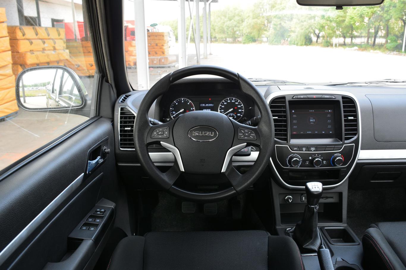 【庆铃五十铃T173.0T 两驱加长轴距栏板车驾驶位区域图片-汽车图片大全】-易车