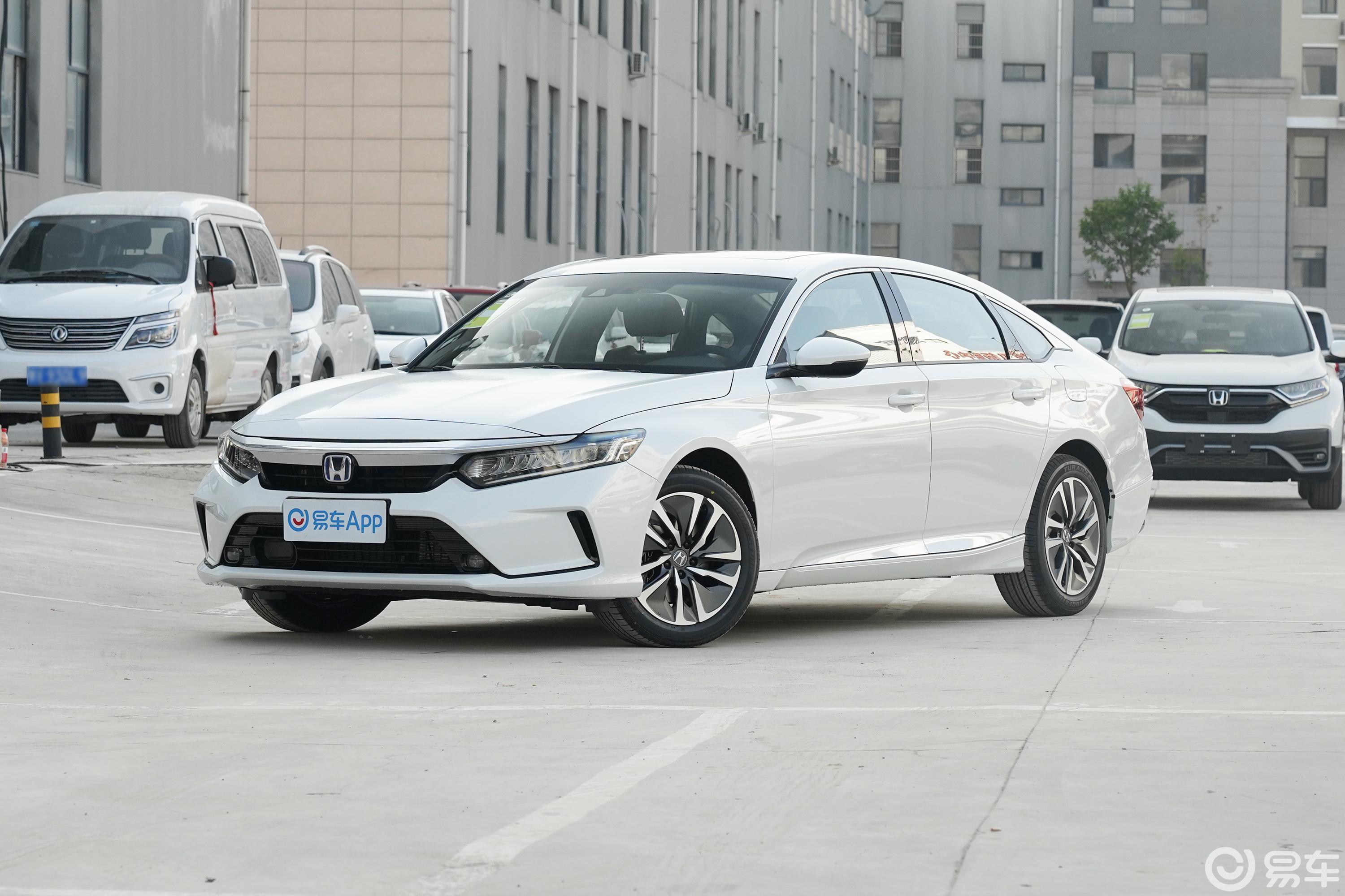 【英仕派锐·混动 2.0L E-CVT 净雅版侧前45度车头向左水平图片-汽车图片大全】-易车