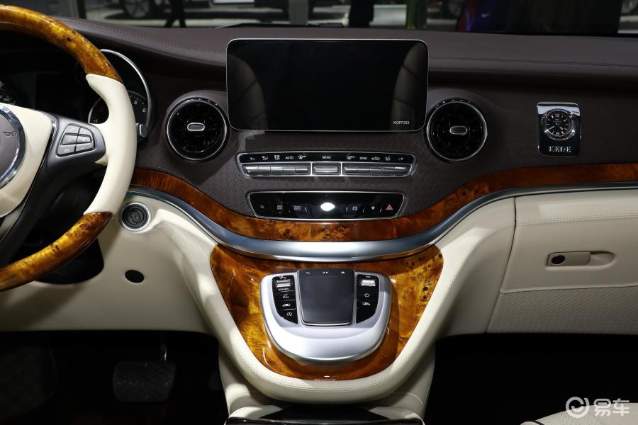 【克蒂圣姆峰系列2021款2.0T 圣姆峰MH9 4座中控台整体汽车图片-汽车图片大全】-易车