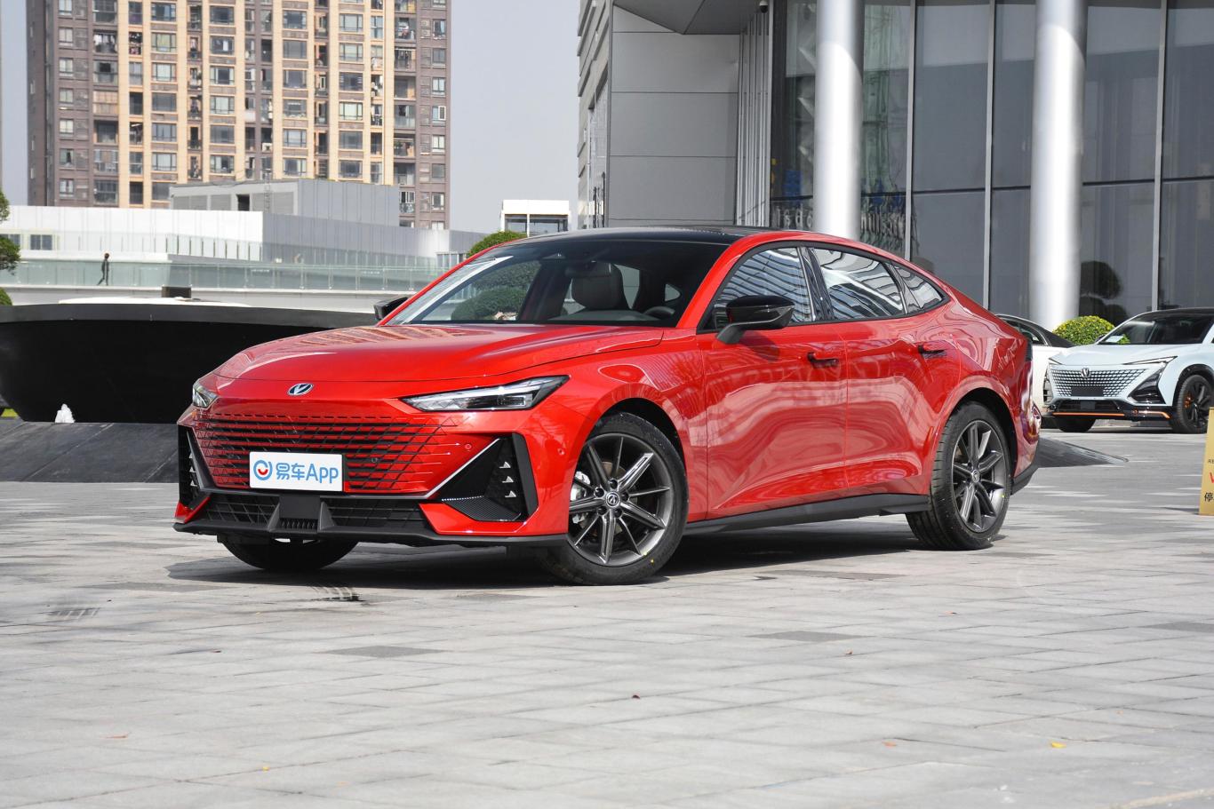 【长安UNI-V1.5T 双离合智慧领航型侧前45度车头向左水平图片-汽车图片大全】-易车