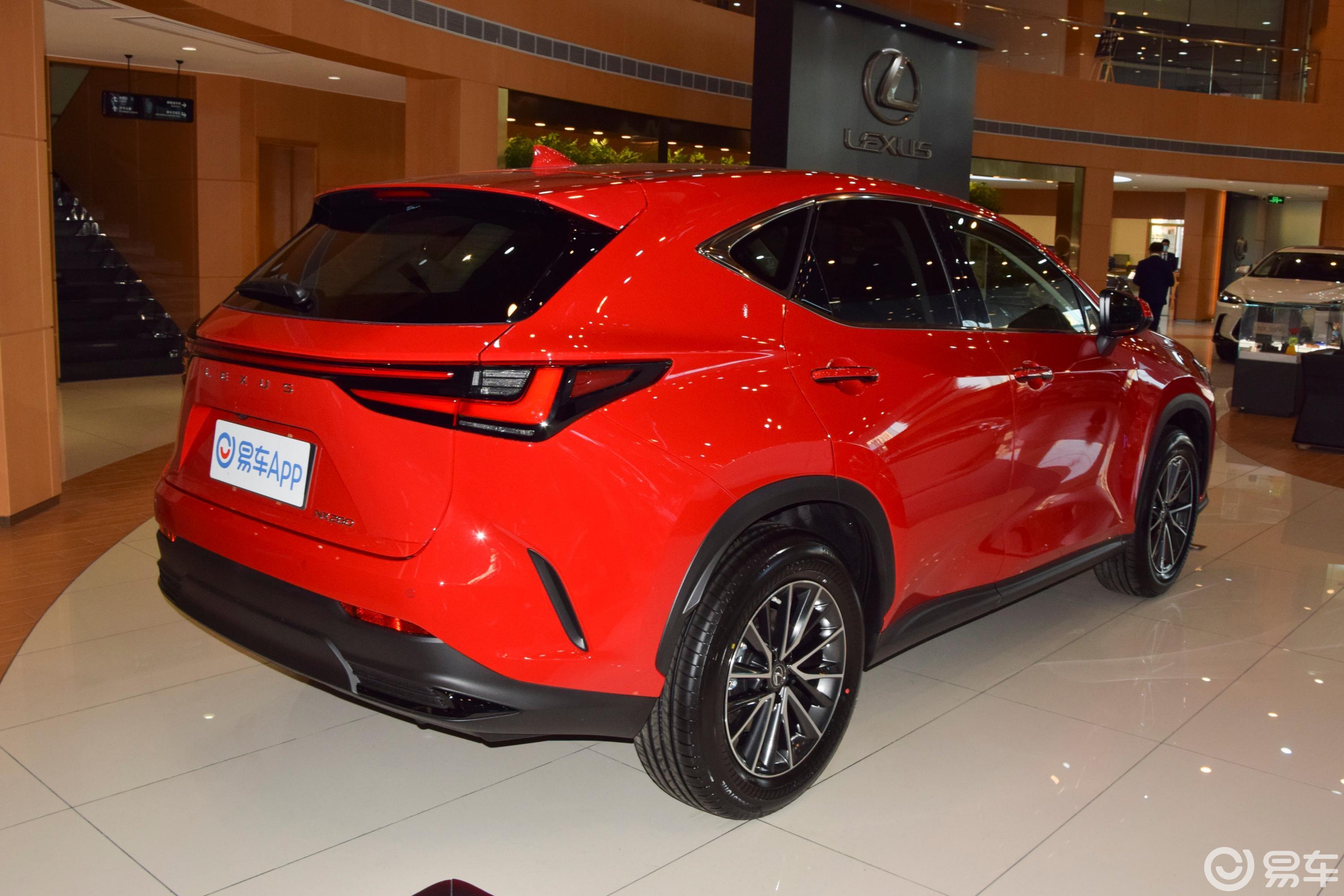 【雷克萨斯NX260 两驱创驰版侧后45度车头向右水平图片-汽车图片大全】-易车