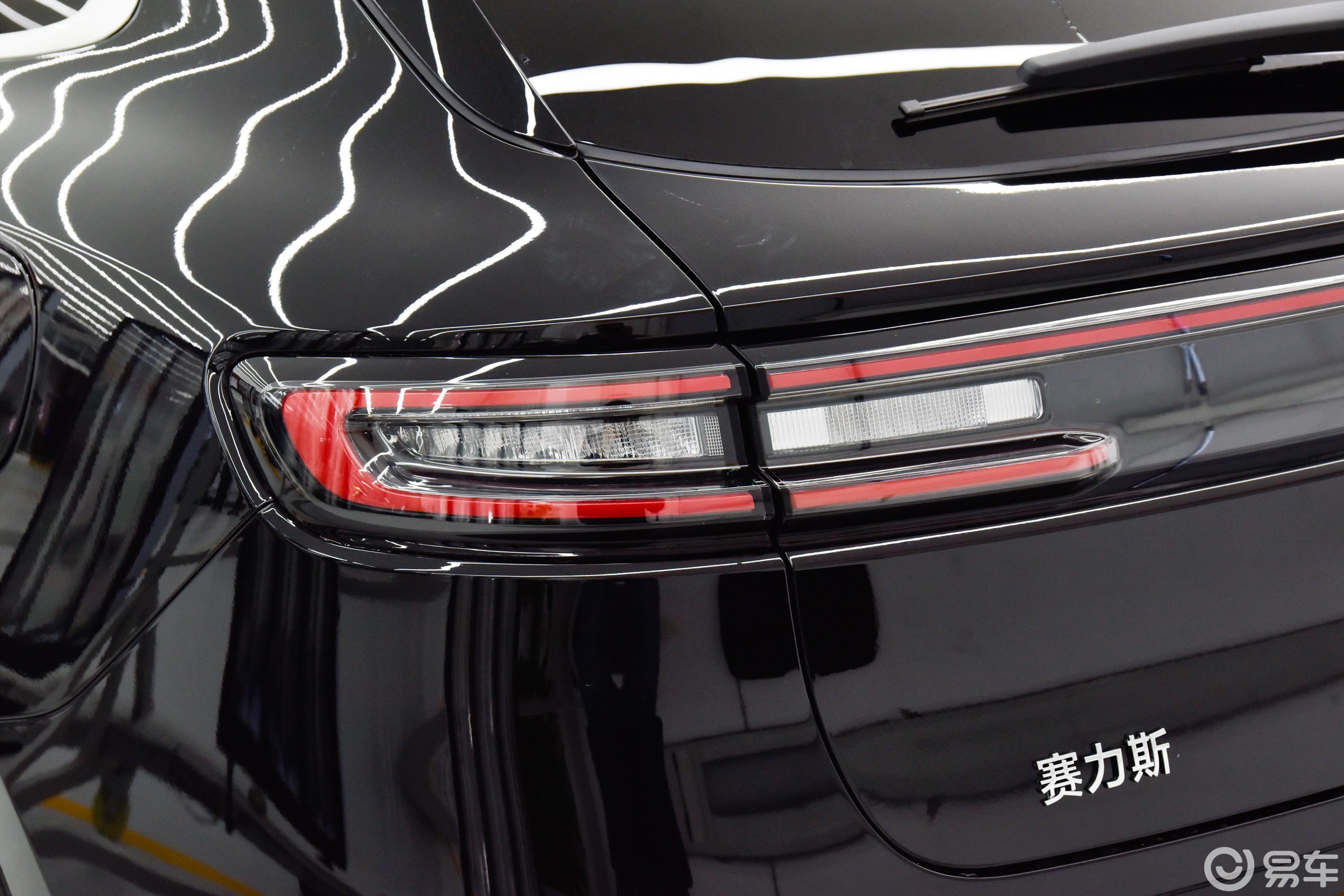 【问界M5增程版 180km 四驱性能版尾灯侧45度俯拍图片-汽车图片大全】-易车