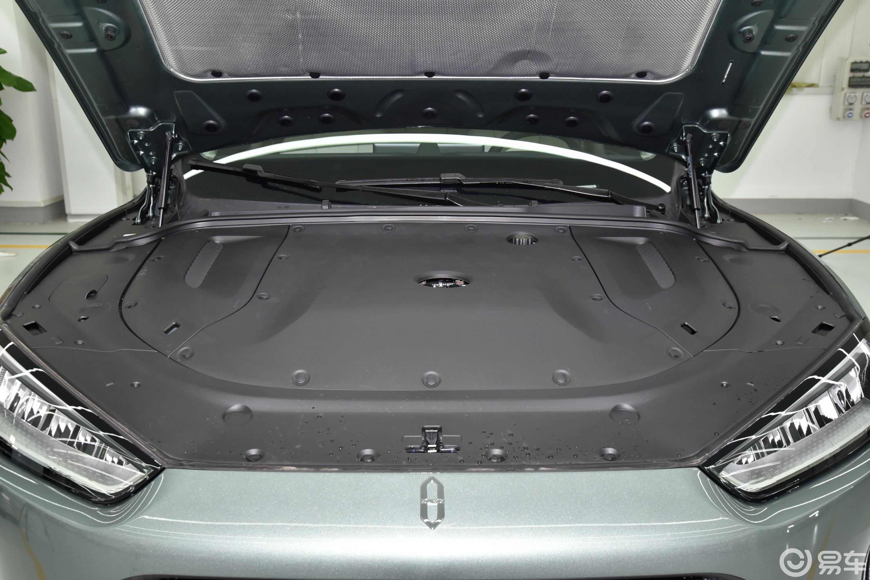 【问界M5增程版 180km 四驱性能版发动机舱整体图片-汽车图片大全】-易车