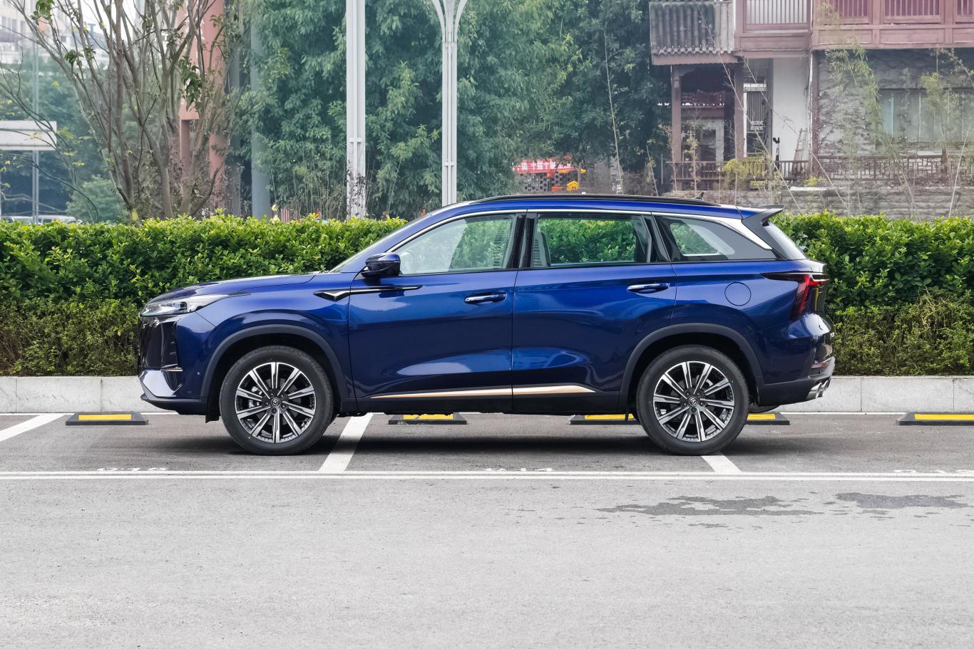 【长安CS75PLUS第二代 2.0T 旗舰型正侧车头向左水平图片-汽车图片大全】-易车