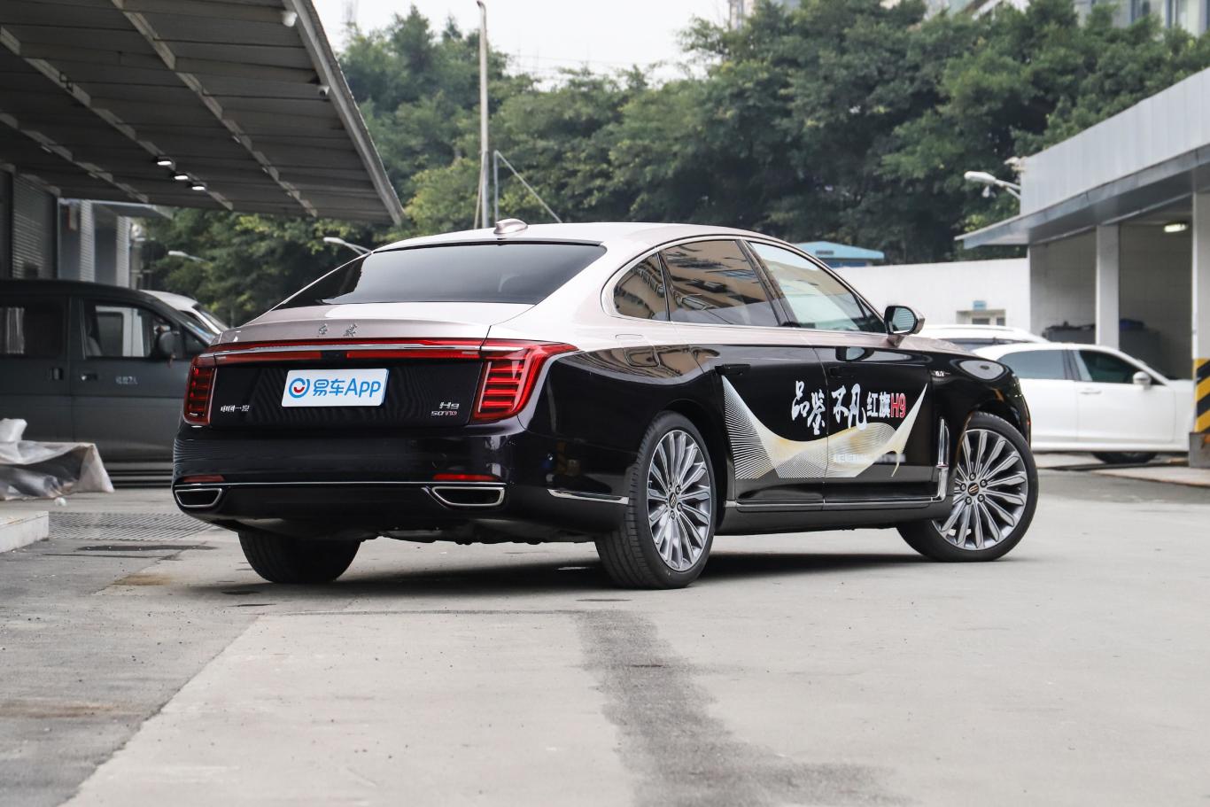 【红旗H93.0T 智联旗领四座版侧后45度车头向右水平图片-汽车图片大全】-易车