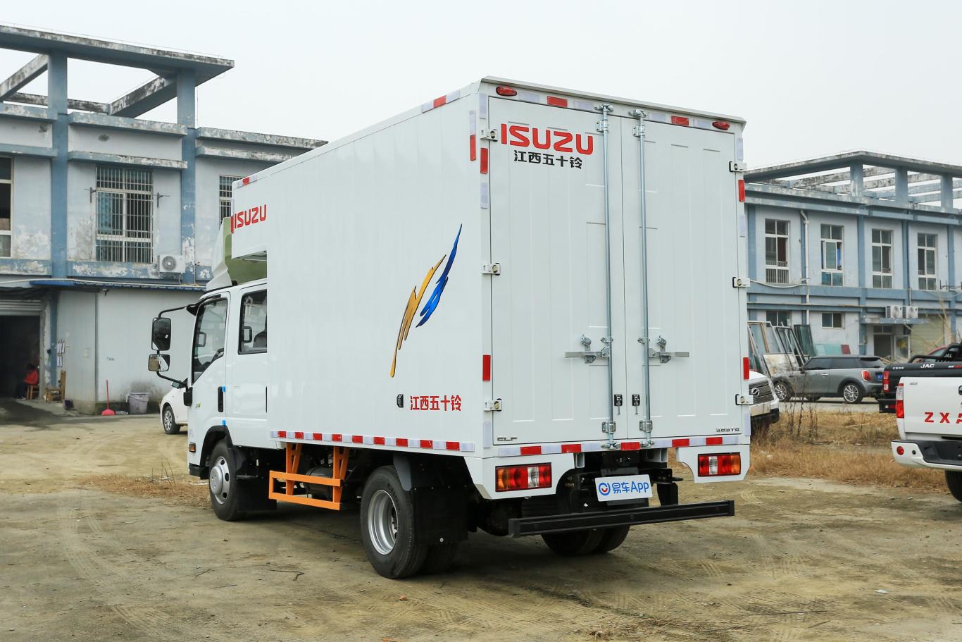 【翼放ECEC5 货厢 2.8T 双排气刹 标准版 国VI空间图片-汽车图片大全】-易车