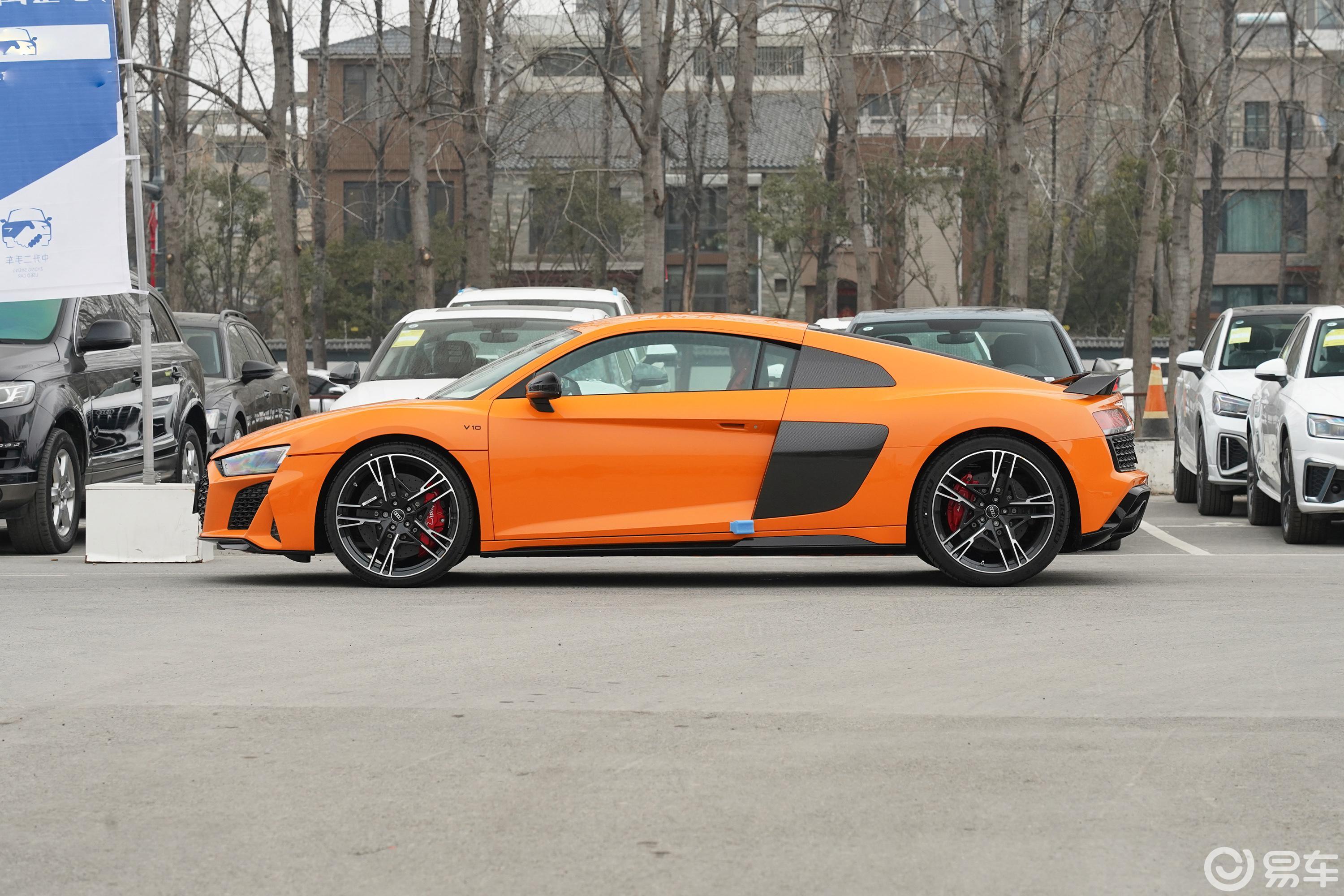 【奥迪R85.2L Coupe Performance正侧车头向左水平图片-汽车图片大全】-易车