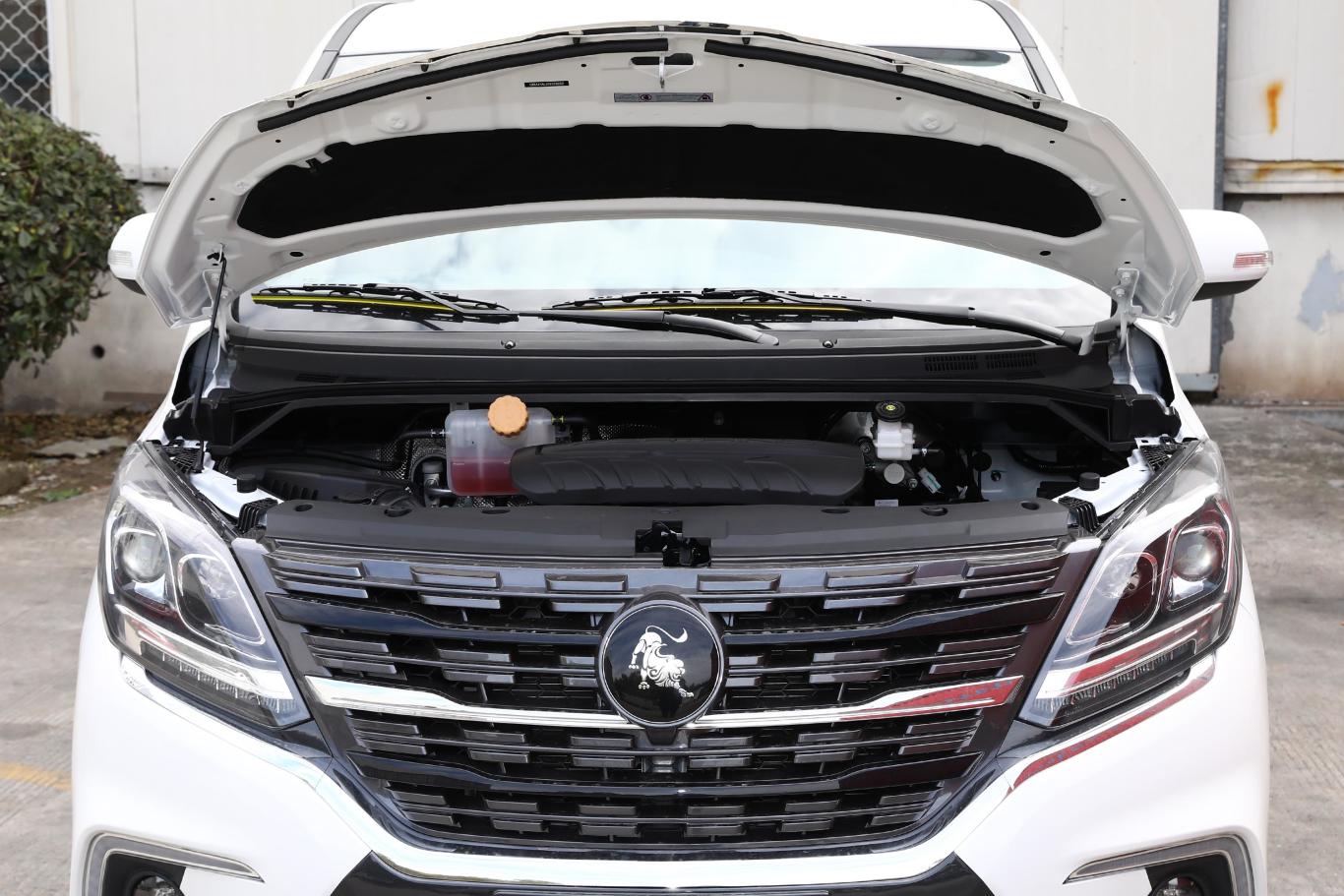 【风行M7领爵款 2.0T 自动伯爵版前舱整体图片-汽车图片大全】-易车