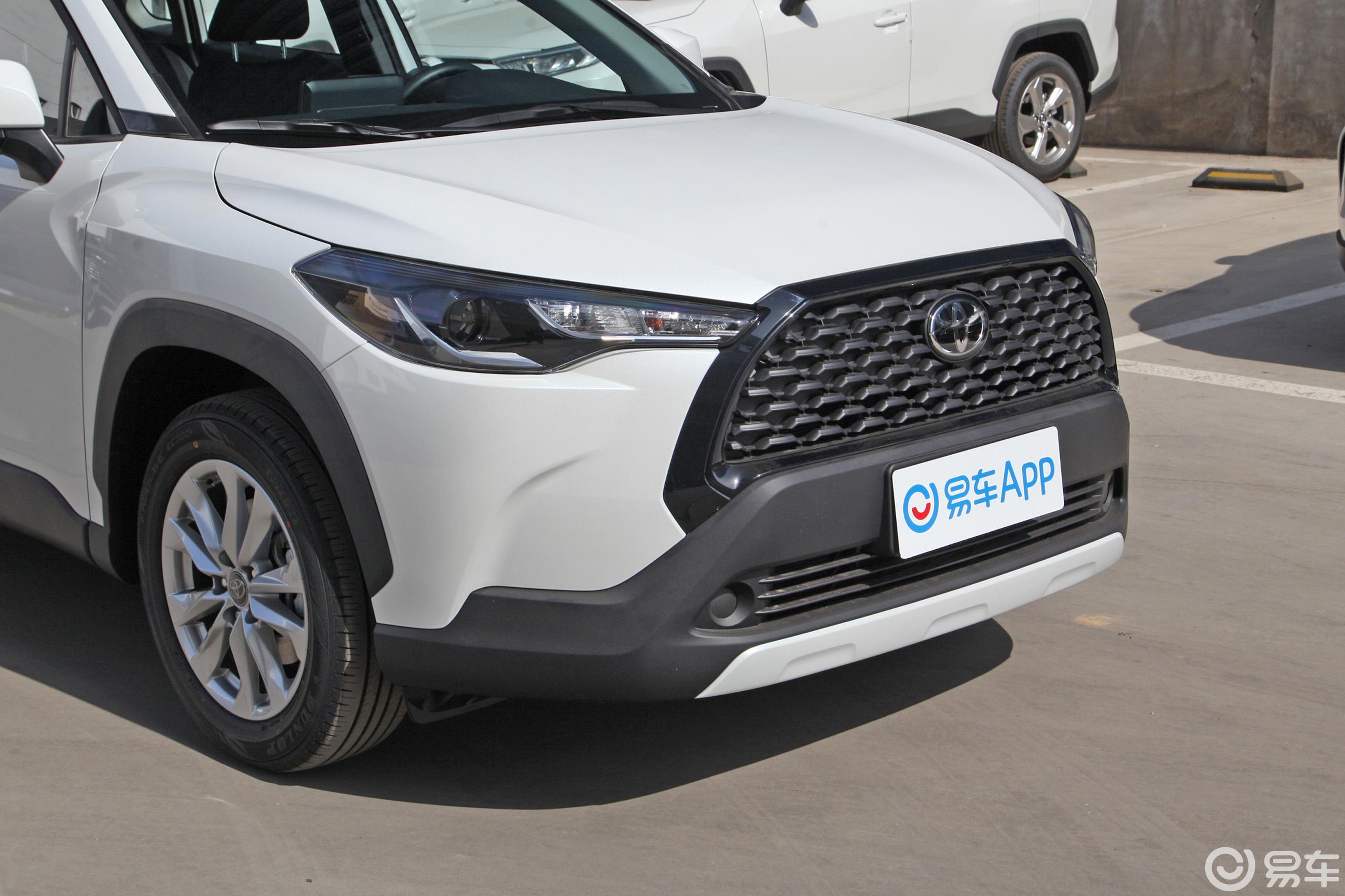 【卡罗拉锐放2.0L CVT 精英版前格栅侧俯拍图片-汽车图片大全】-易车