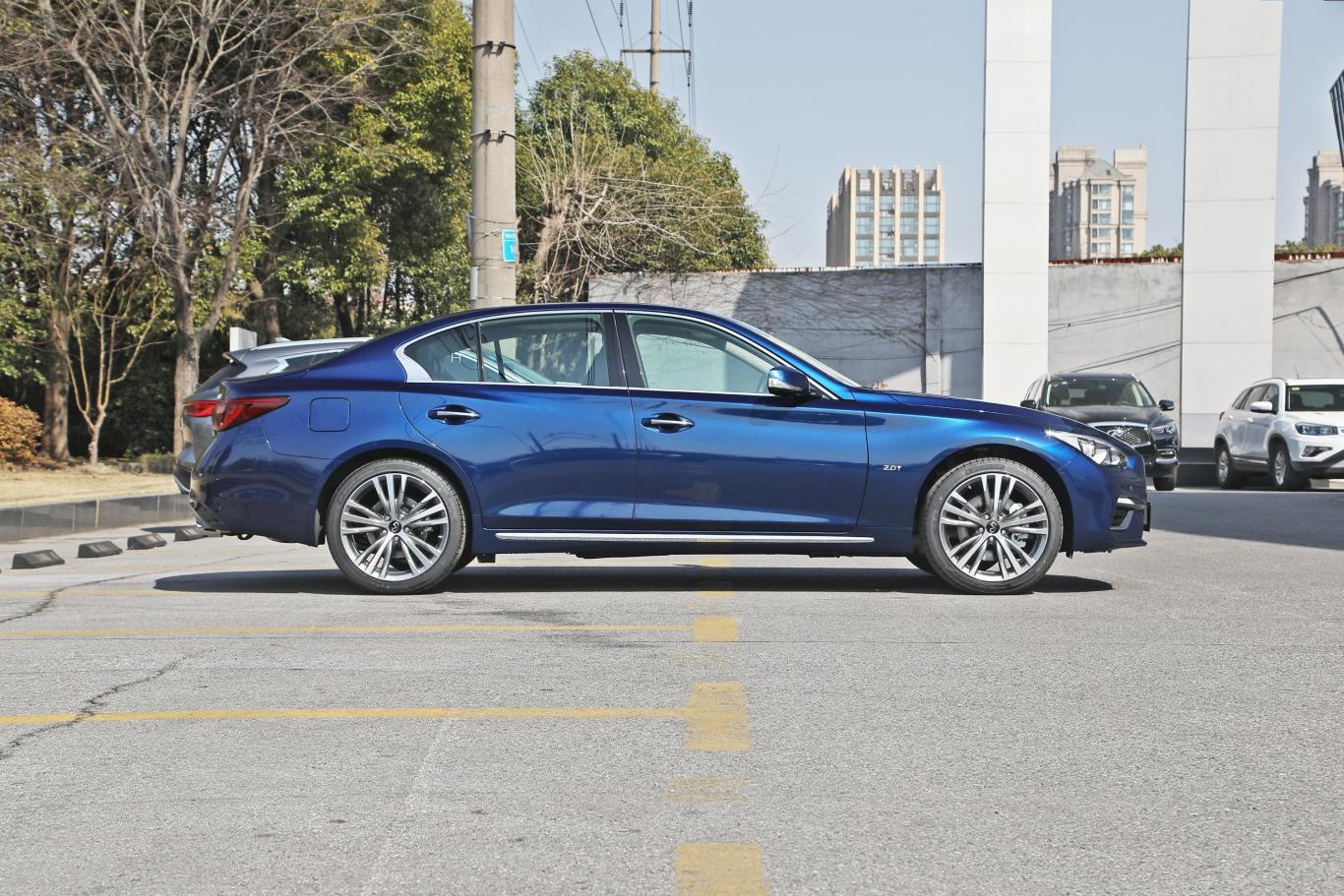 【英菲尼迪Q50L2.0T 逸享版正侧车头向右水平图片-汽车图片大全】-易车