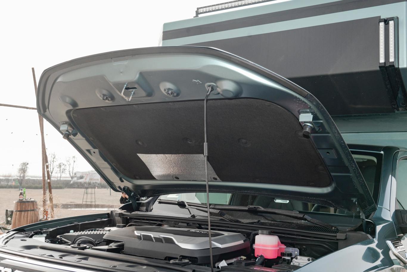 【大通T90房车探索家T90 2.0T 越野绿前舱盖内侧图片-汽车图片大全】-易车